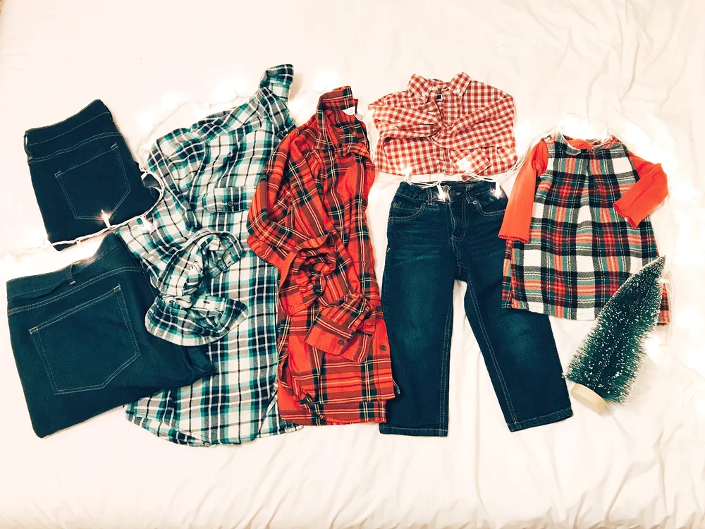 How to Dress in Coordinating Outfits for Family Pictures — Value Minded ...