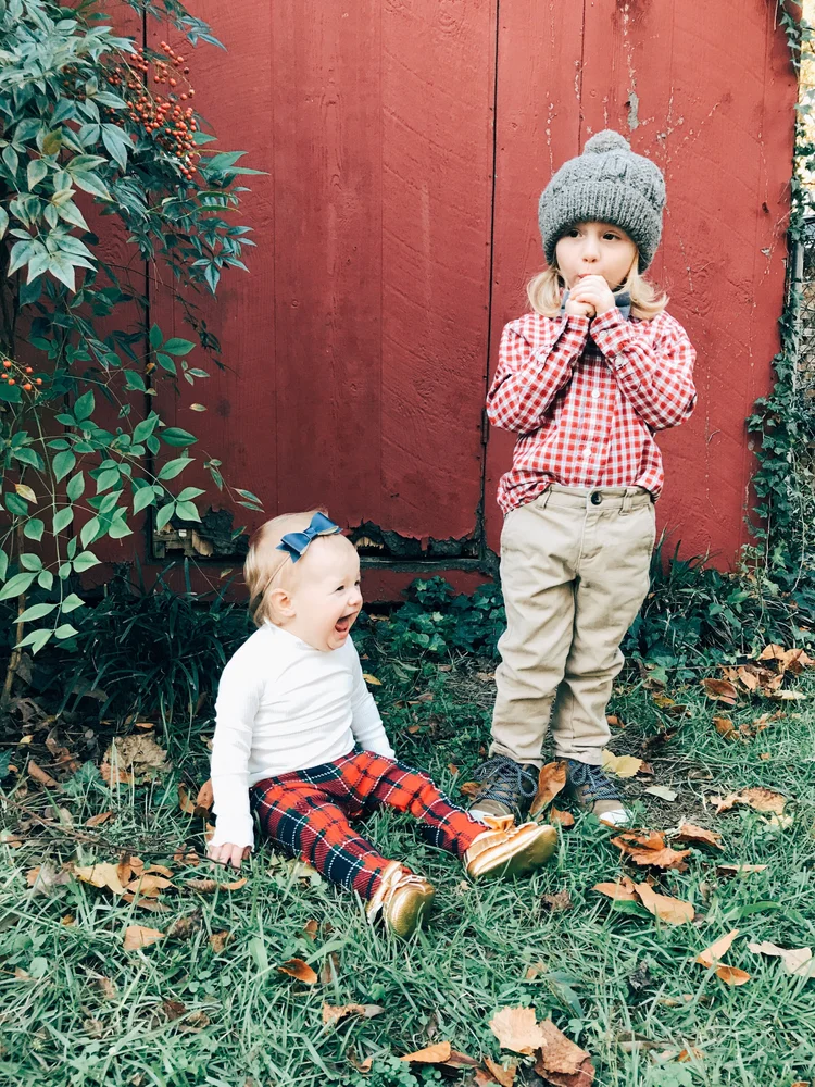 How to Dress in Coordinating Outfits for Family Pictures — Value Minded ...