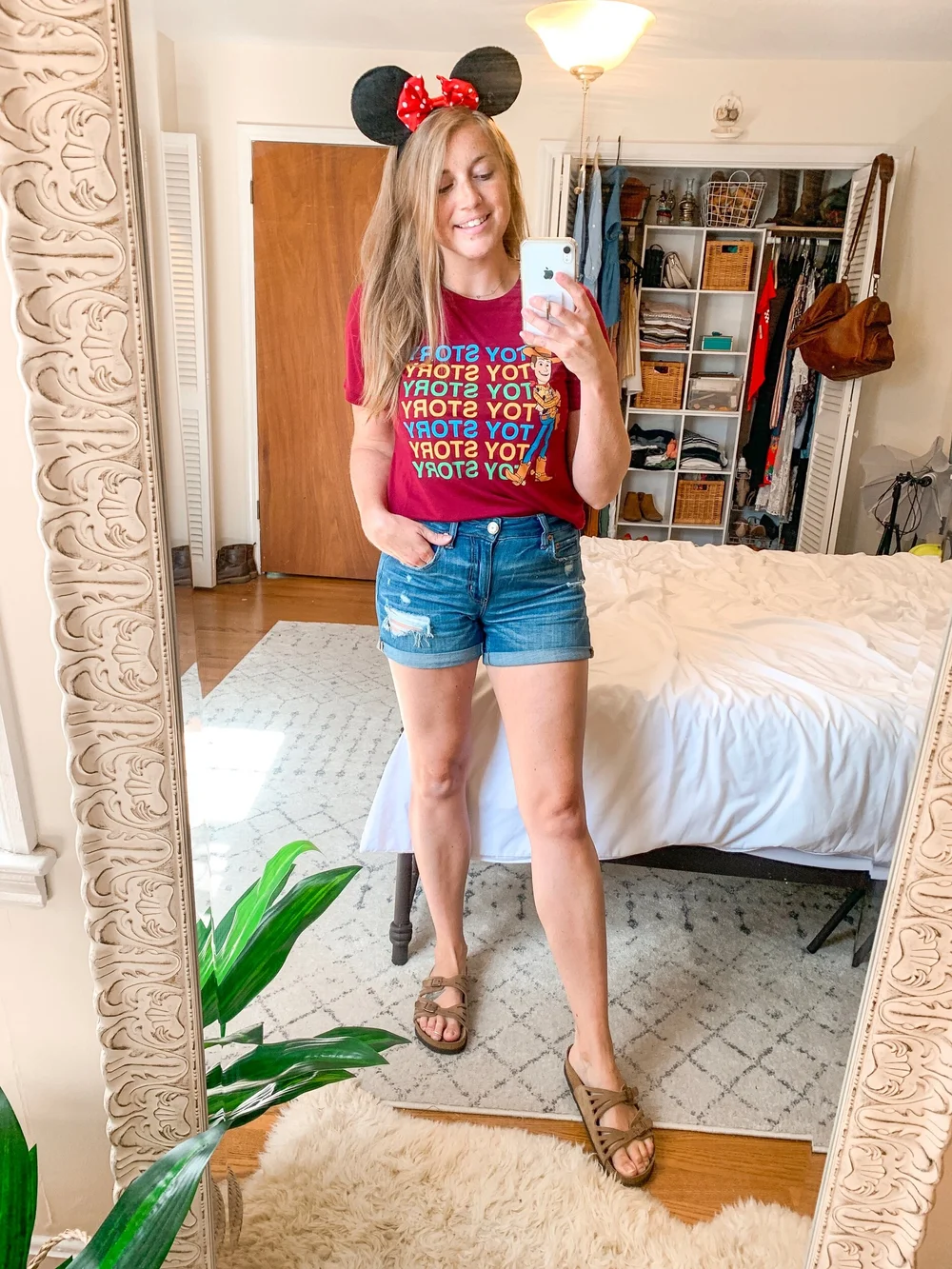 6 Easy & Fun Disney Outfit Ideas for Mom’s — Value Minded Mama