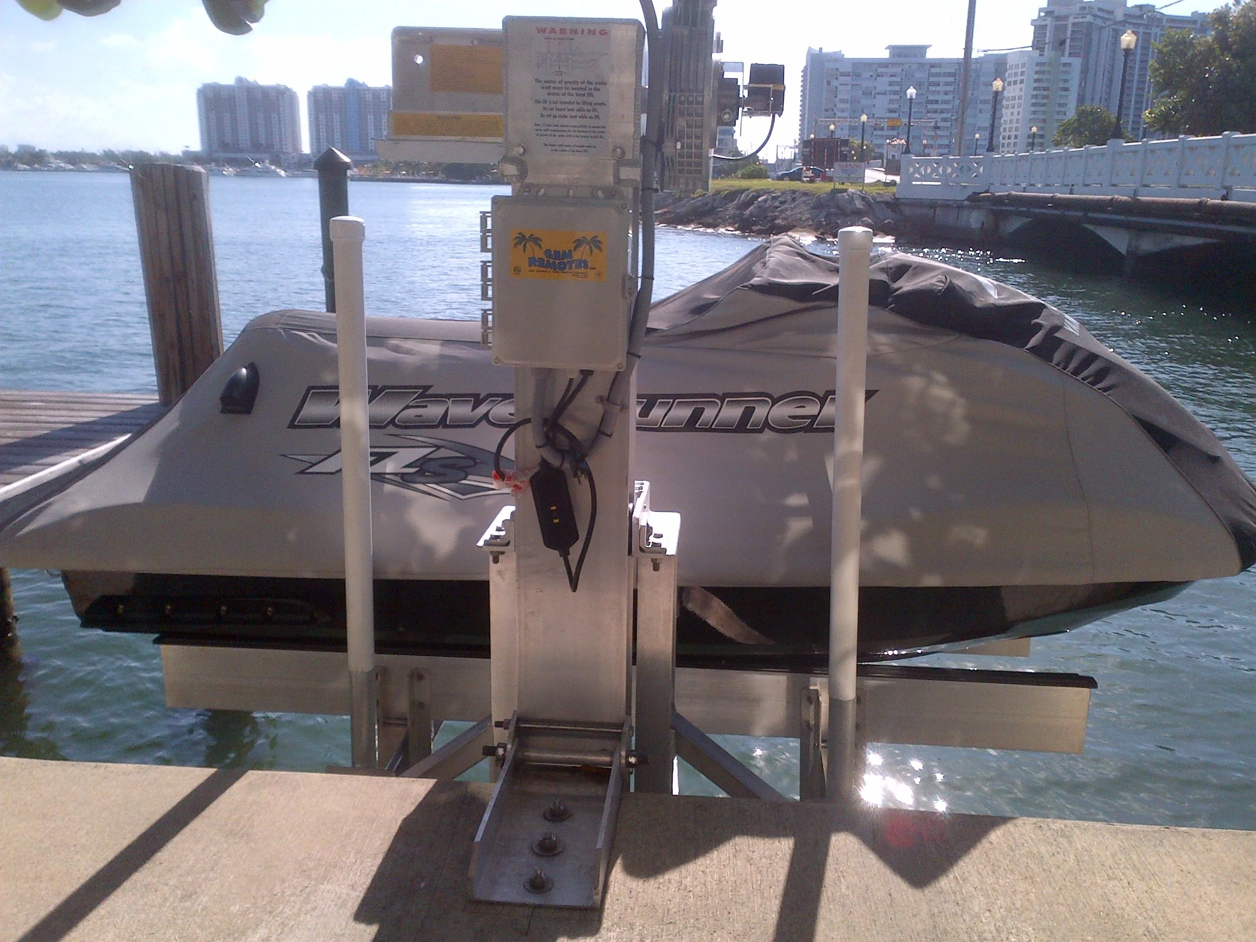 Elevator boatlift, bootlift, golden boatlifts, bootslift, river ...