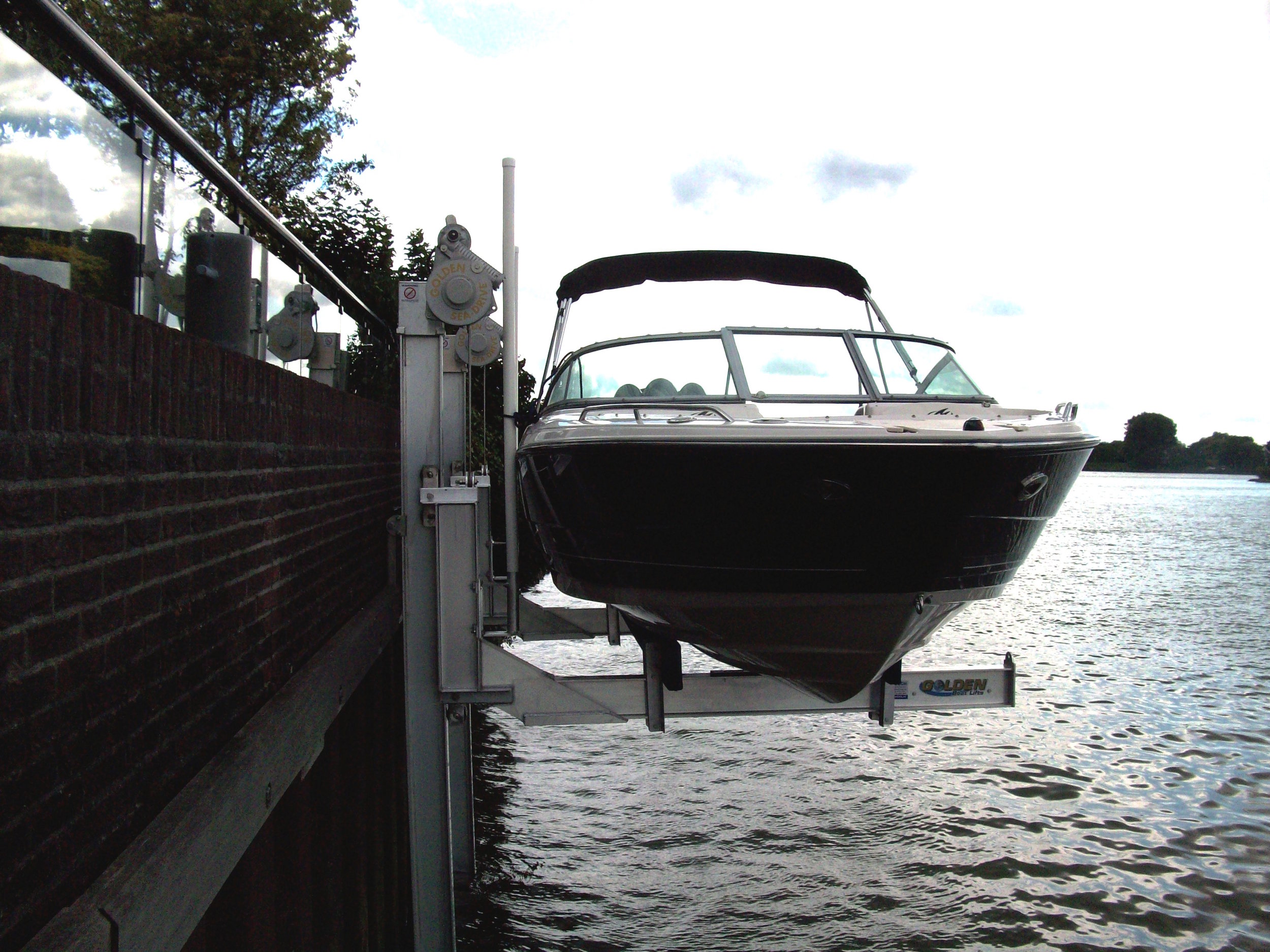 Boatlift Gallery — ALL BLUE B.V. Boatlift systems
