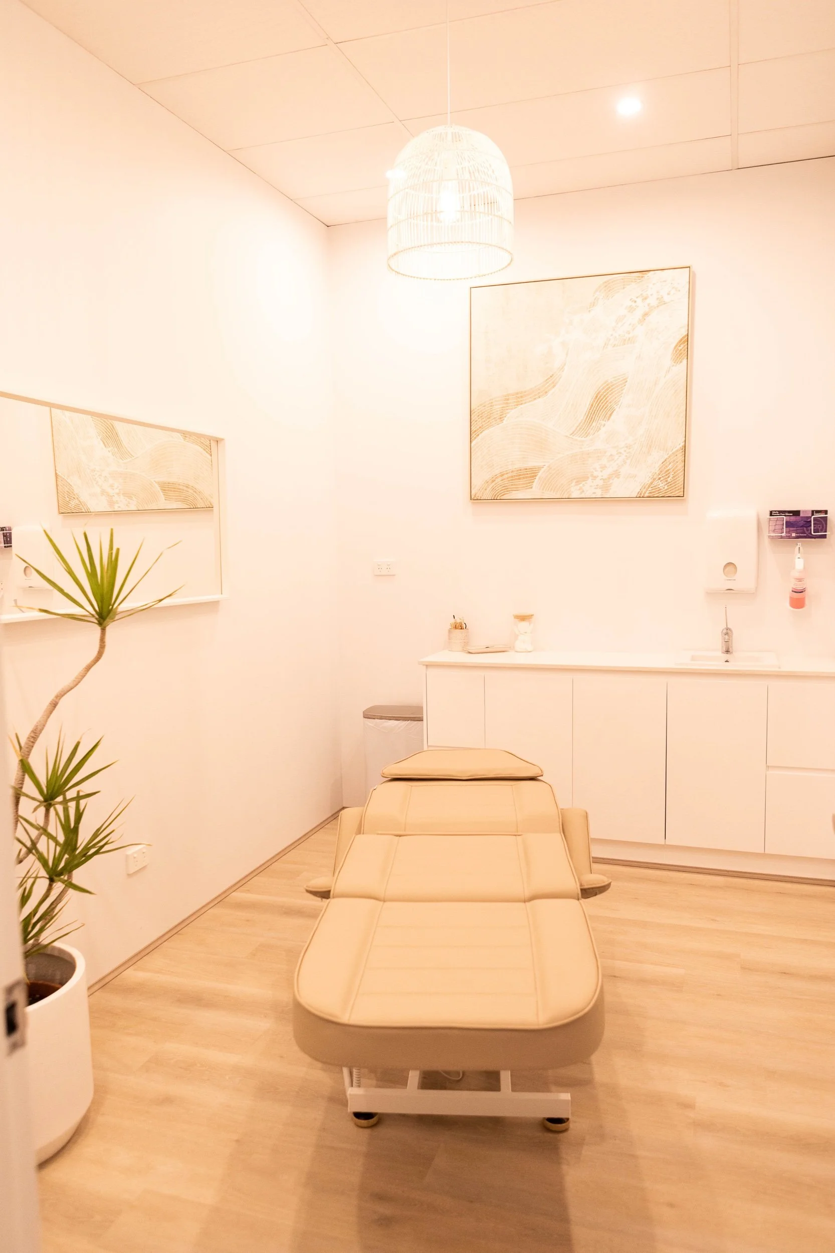 Eyebrow Tattooing, Microblading, Ultrasound body contouring, Radio ...