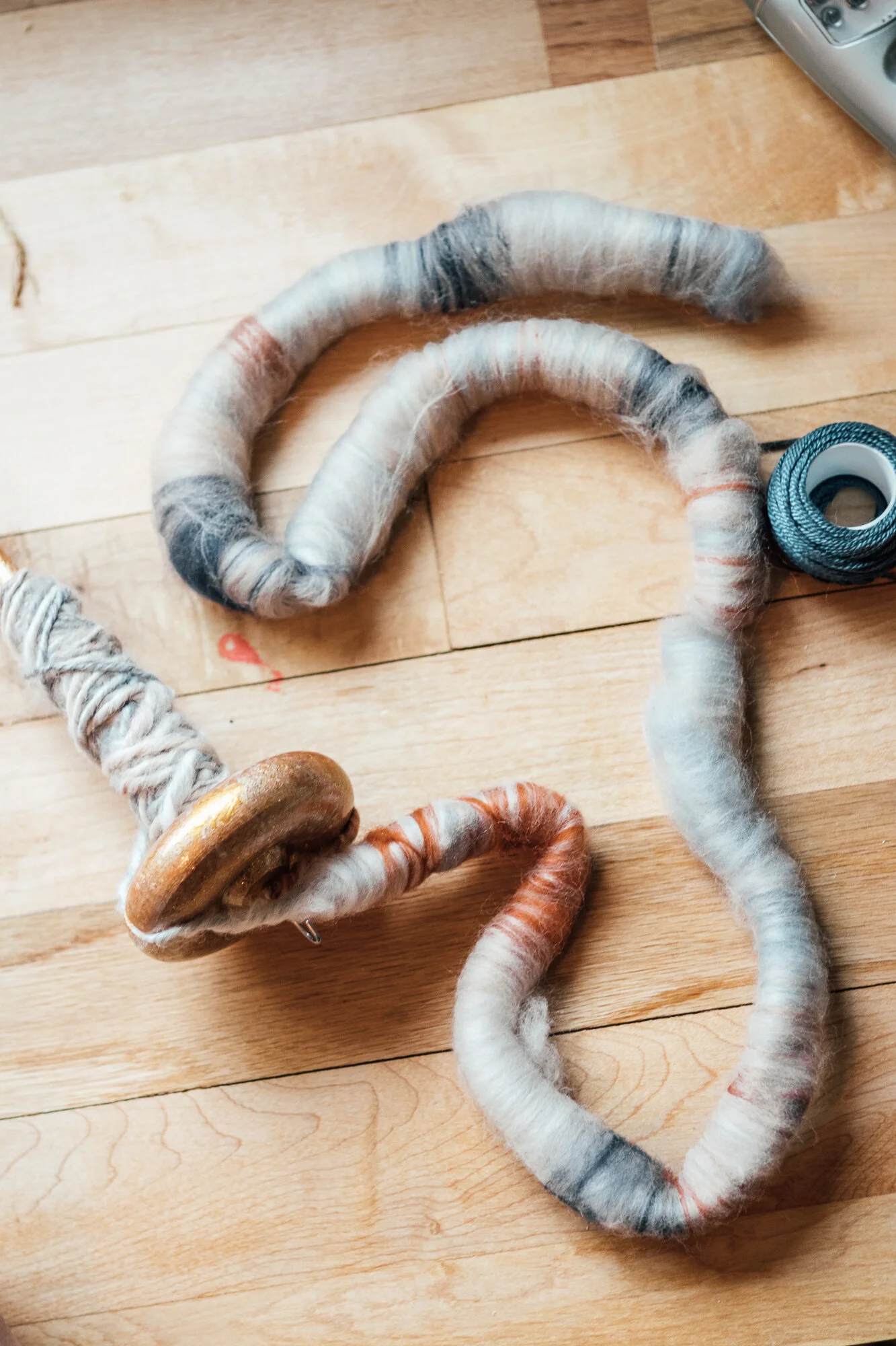 How to Use a Drop Spindle to Spin Your Own Yarn — Hello Hydrangea