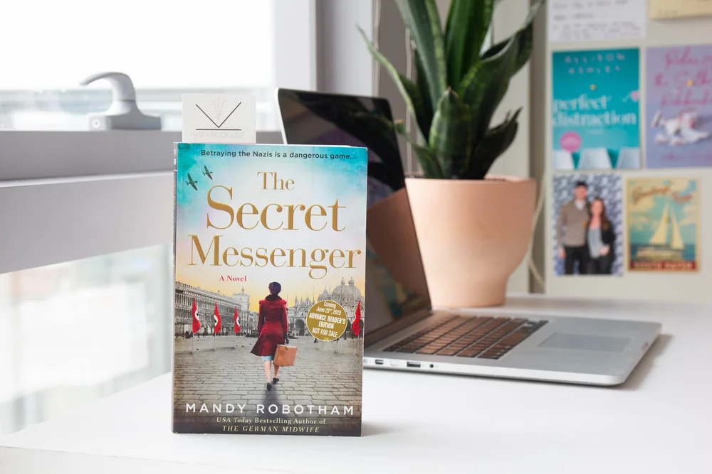Book Feature - The Secret Messenger by Mandy Robotham