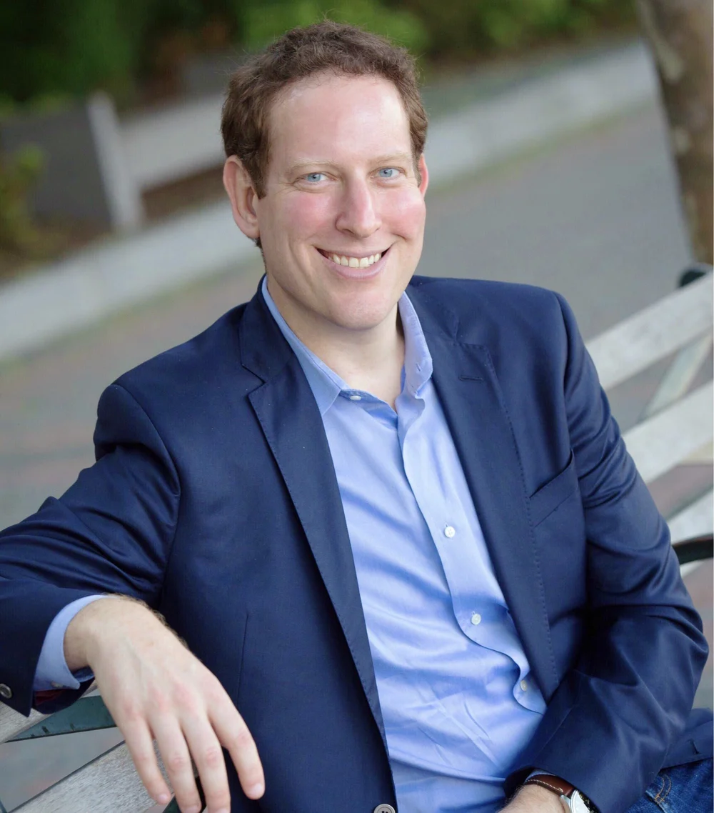 Best Thriller Authors You Should Know - Book Review - Hasty Book List