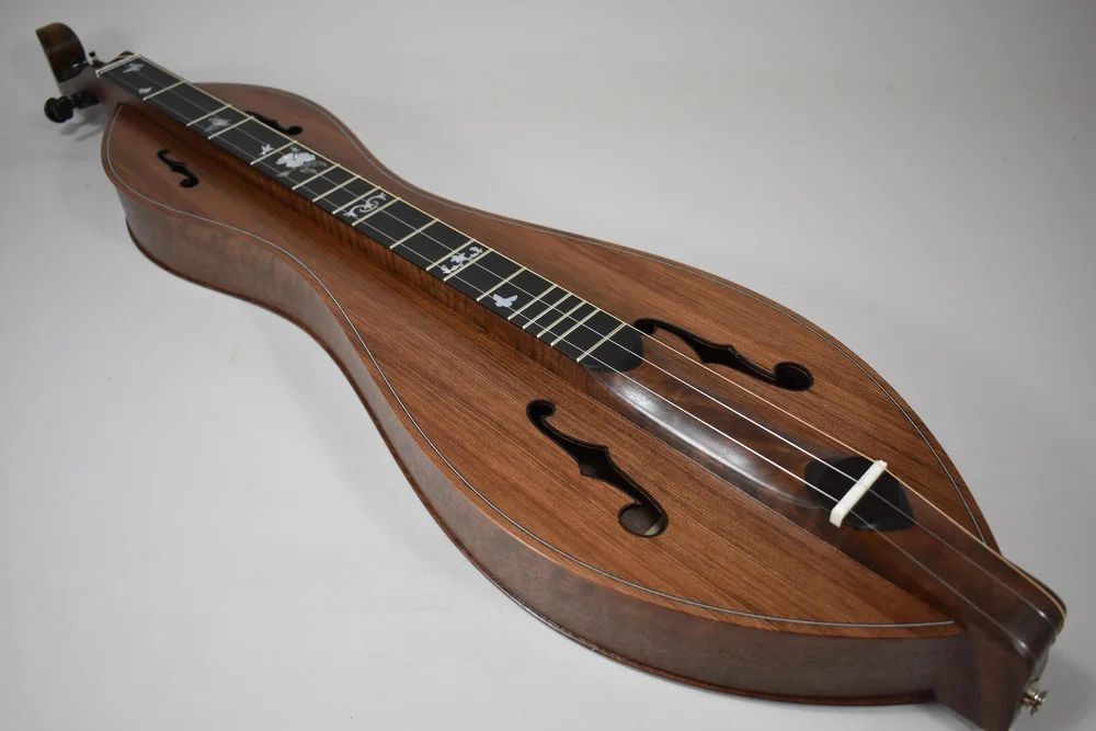 The Traditional Model — McCafferty Dulcimers