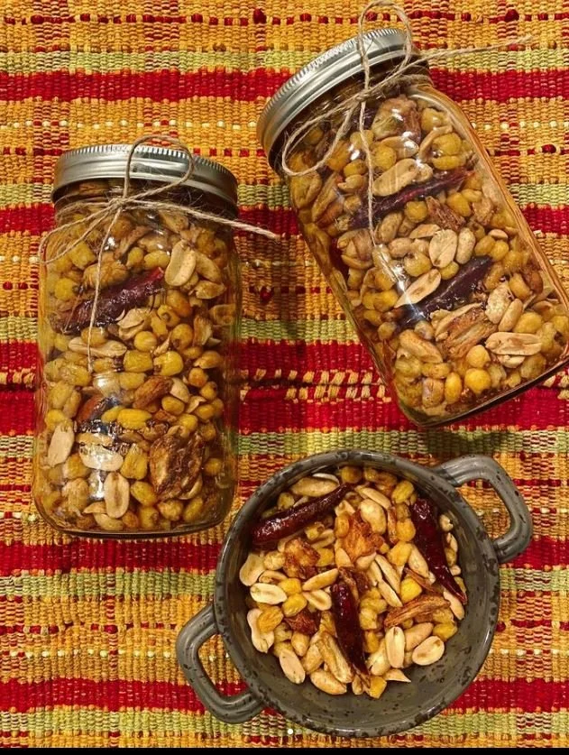 Ponyo Foods—Crackers & Nuts