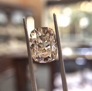 Fine Diamond Engagement Jewelry & More | Erik Runyan Jewelers