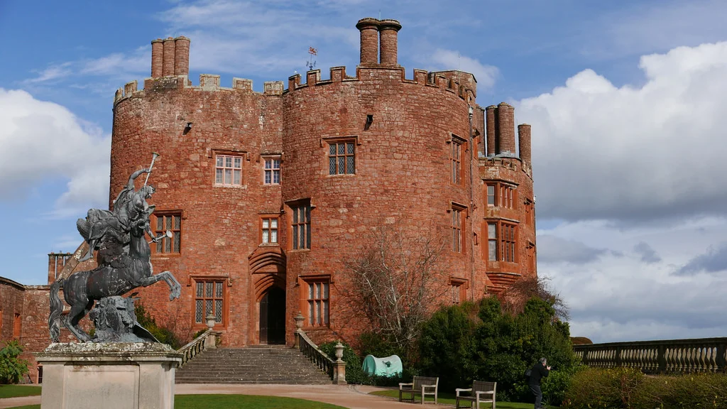 10 Must-See Castles Around the World — Go the travel podcast