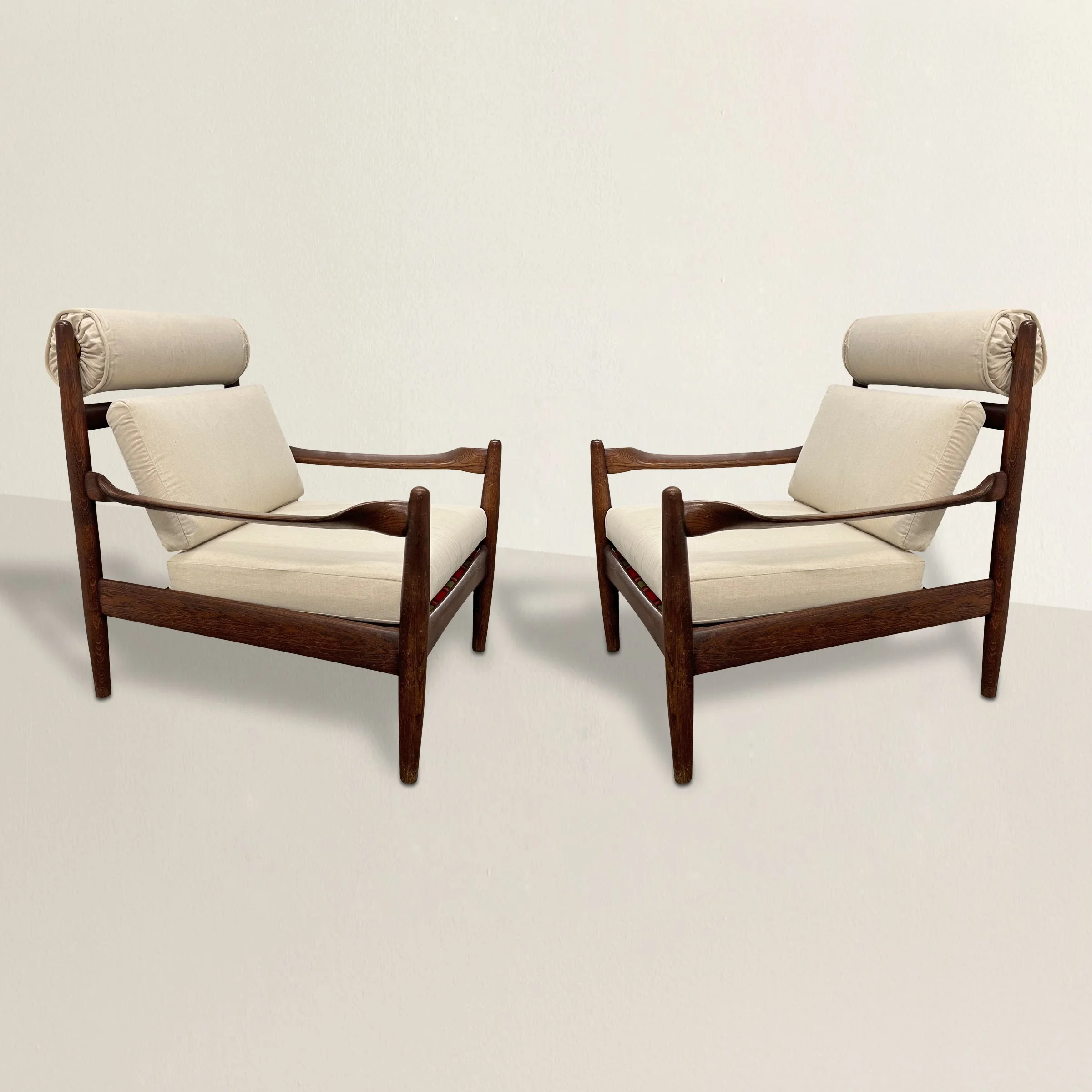 SEATING — RIGHT | PROPER