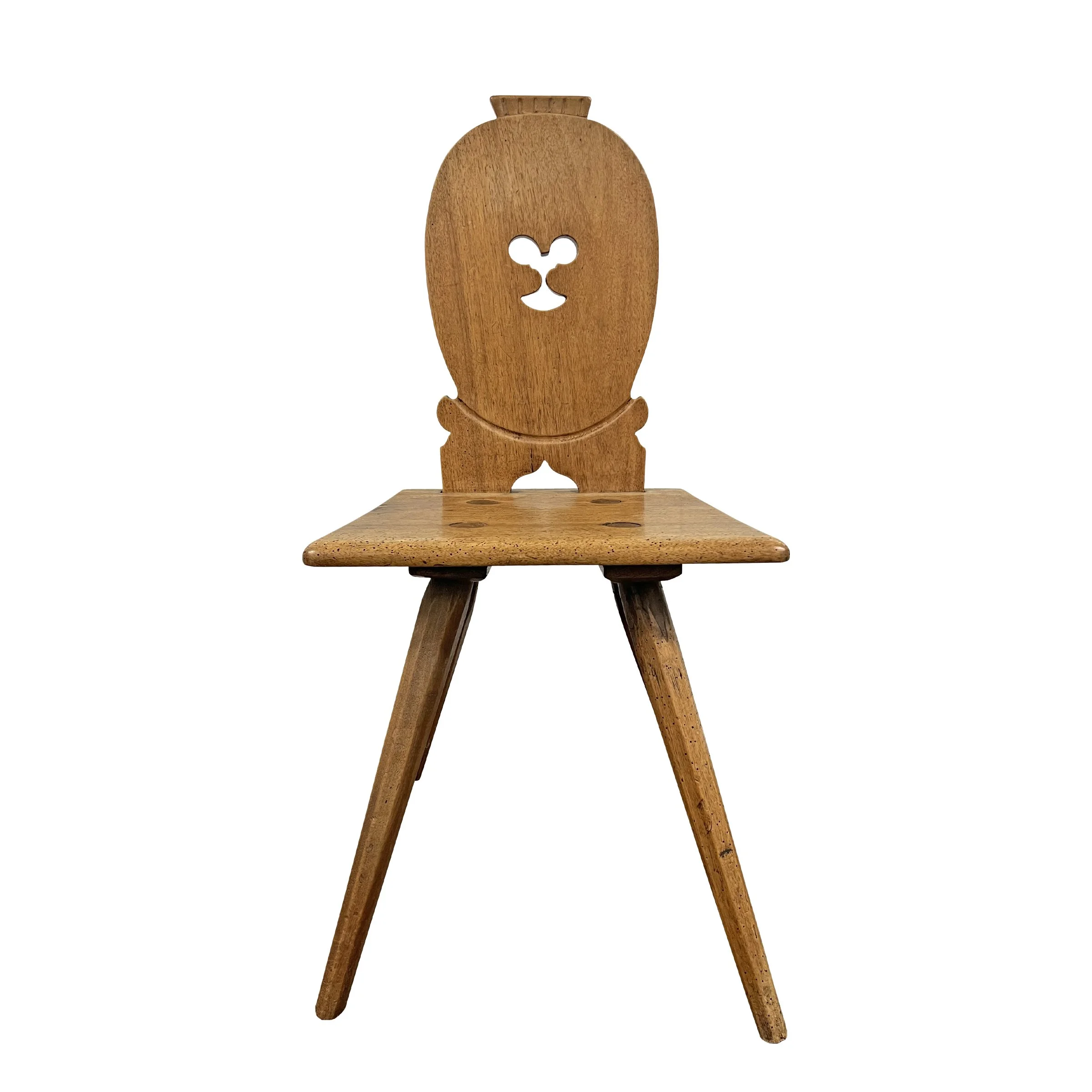 SEATING — RIGHT | PROPER