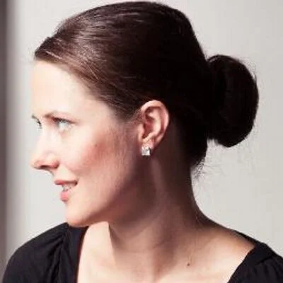 bio — Dr. Anna Jobin