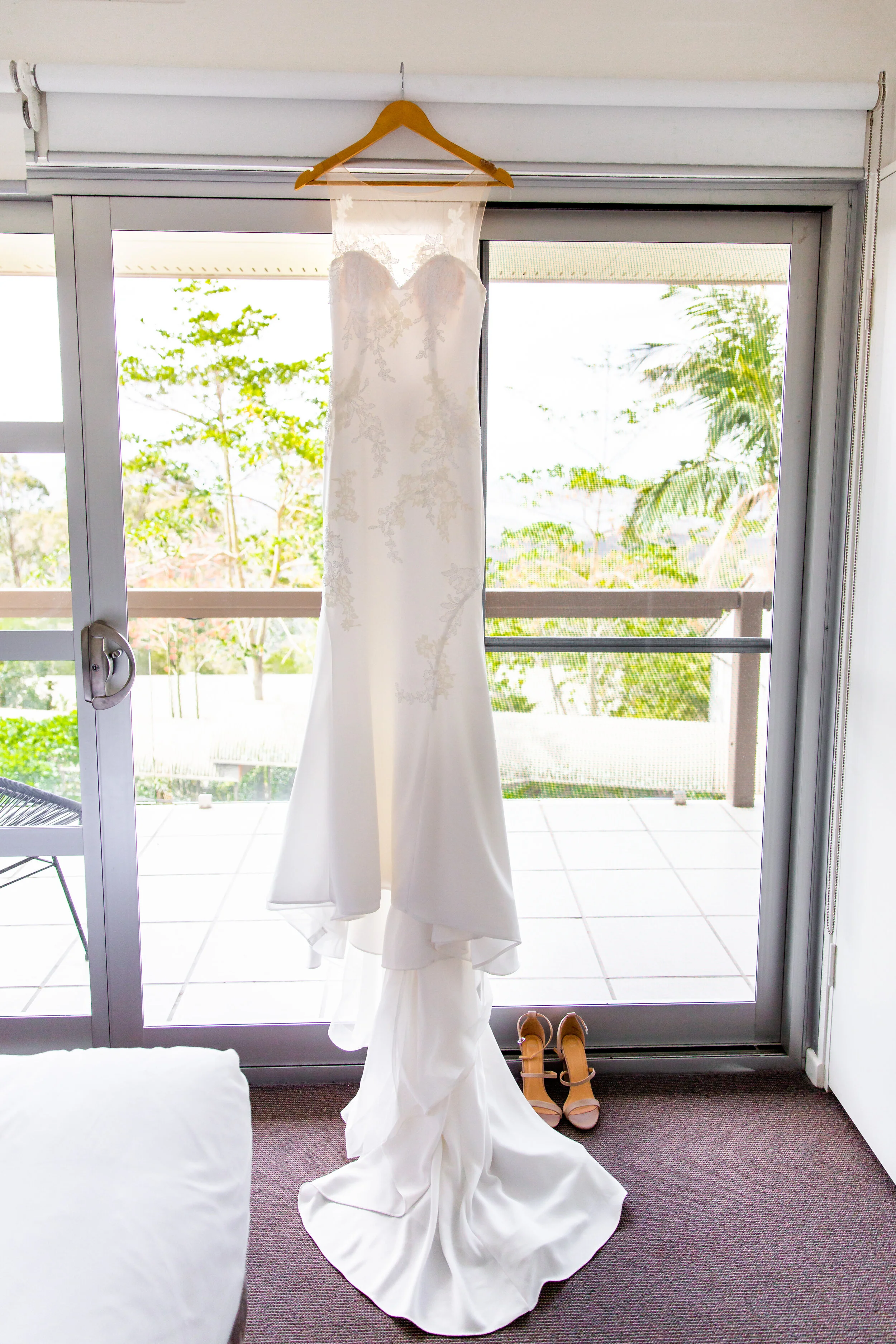 Hannah & Rory - Clear Mountain Lodge Wedding Photography — Sunset Lane ...