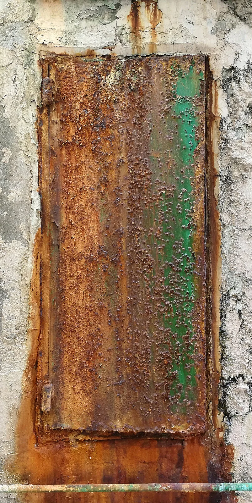 Hong Kong Doors ~ Walter Koditek — Cheung Chau Wave