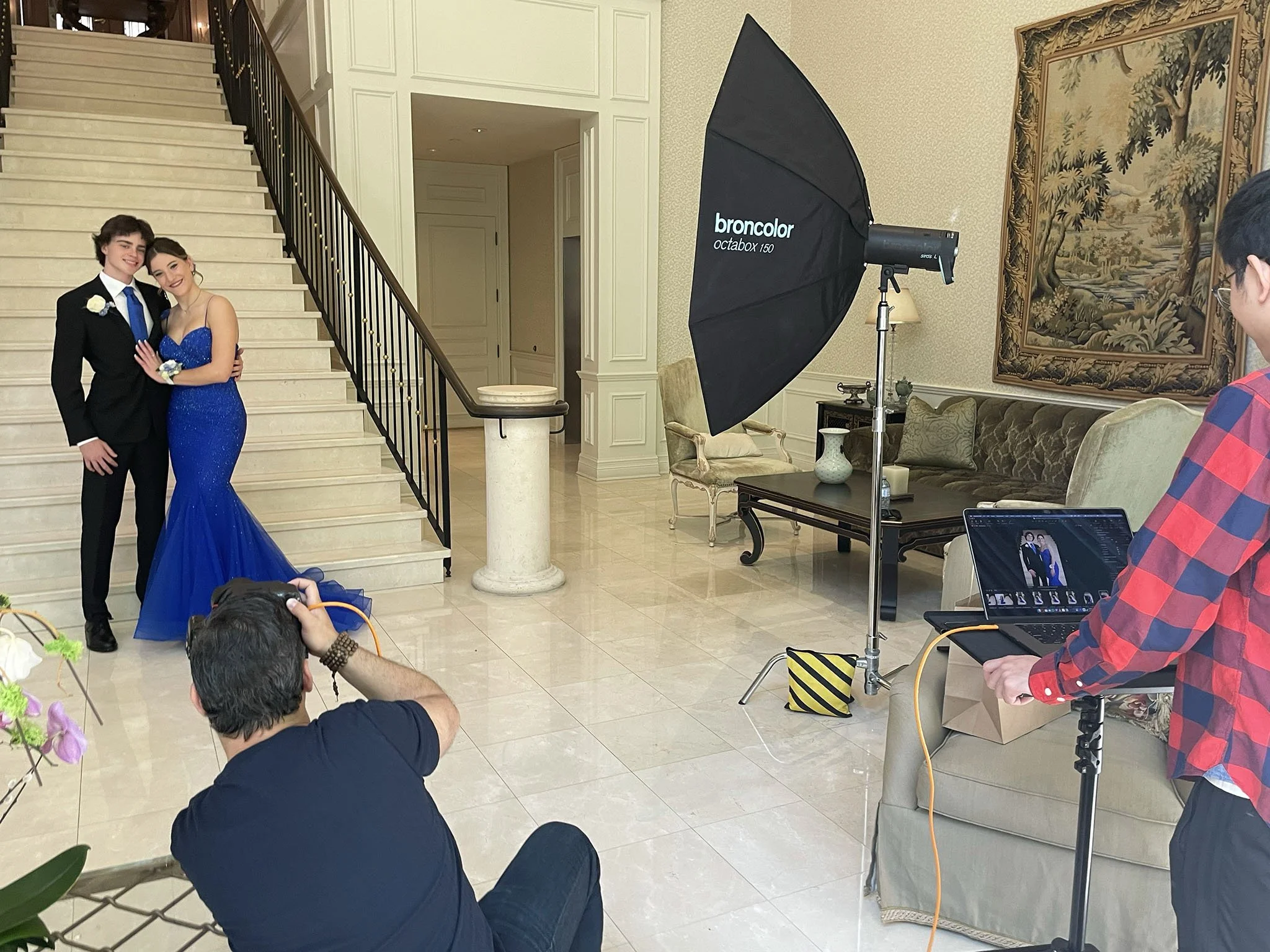 Elevating the Prom Photoshoot: A Fusion of Fashion and Glamour ...