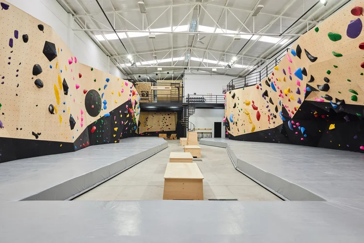 Motion 2 — Motion Boulder