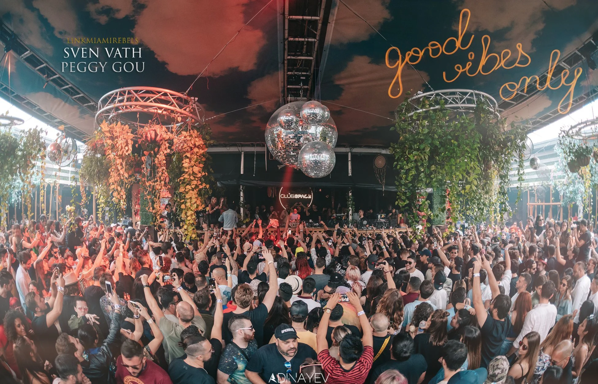 Photos — CLUB SPACE