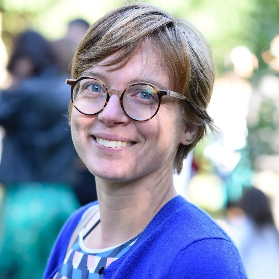 Et univers som slår gnister — Bak omslaget