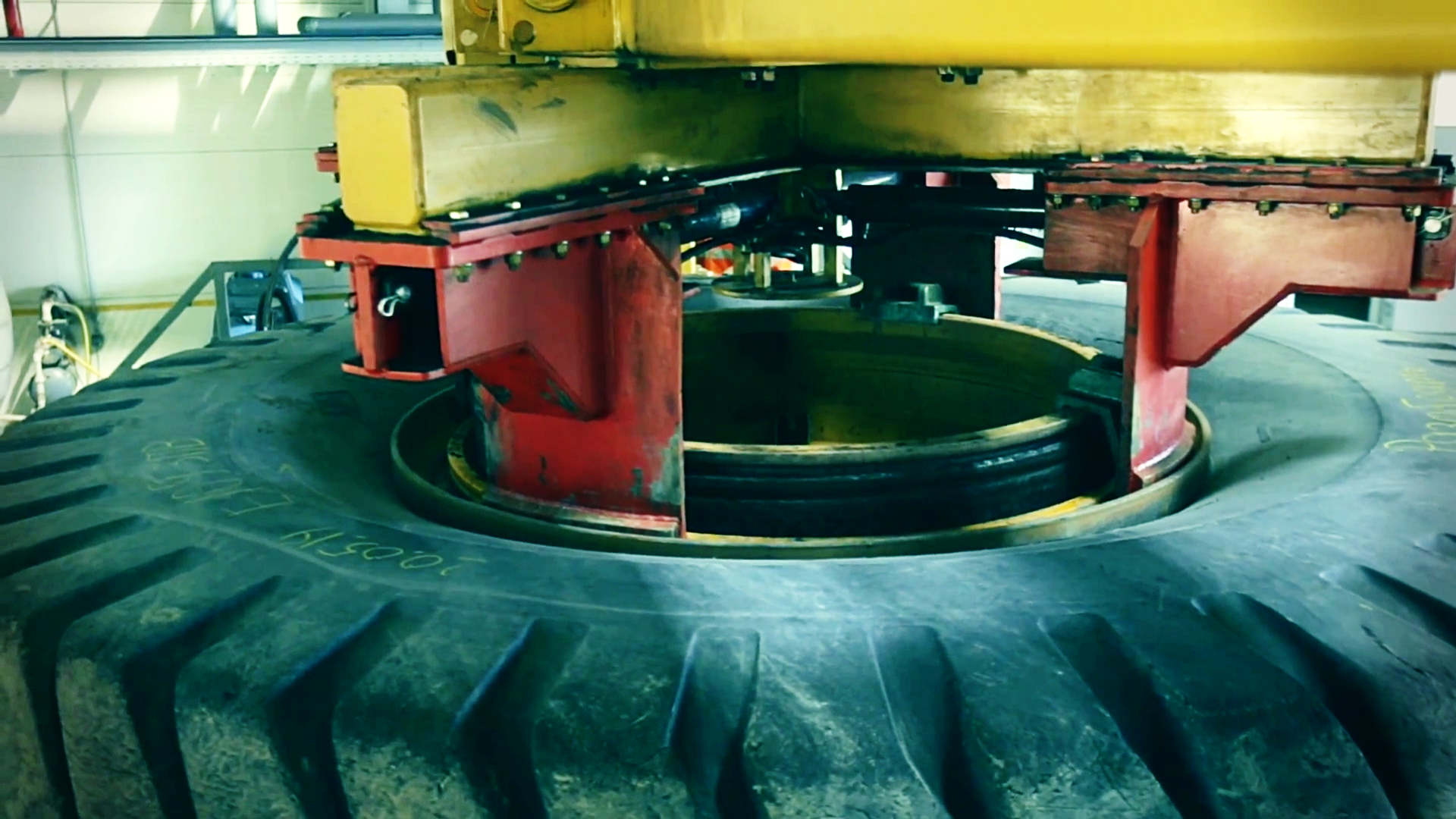 Mobile Tire Press Service — Best Industrial Tires