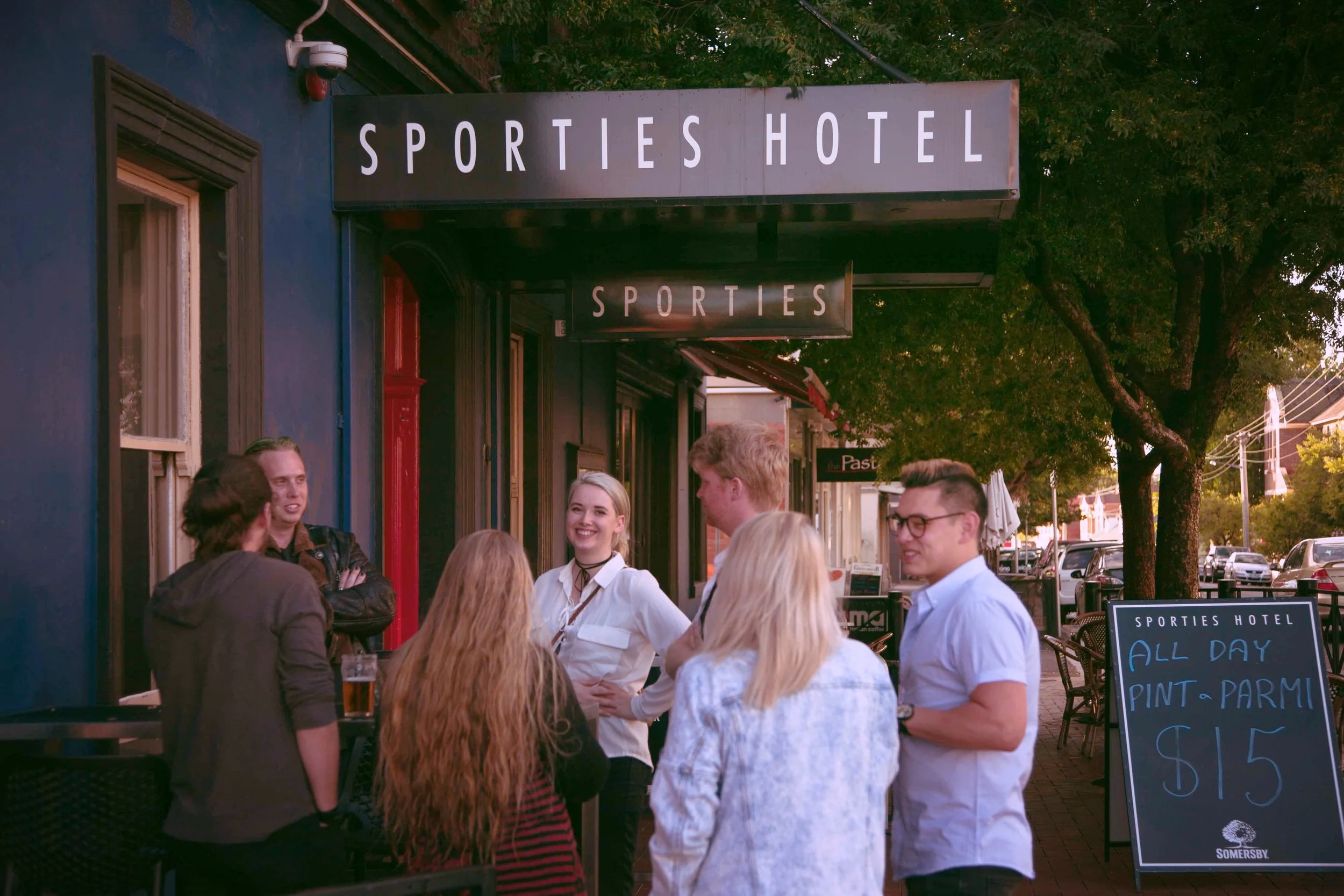 Sporties | Hotel Bar Kitchen