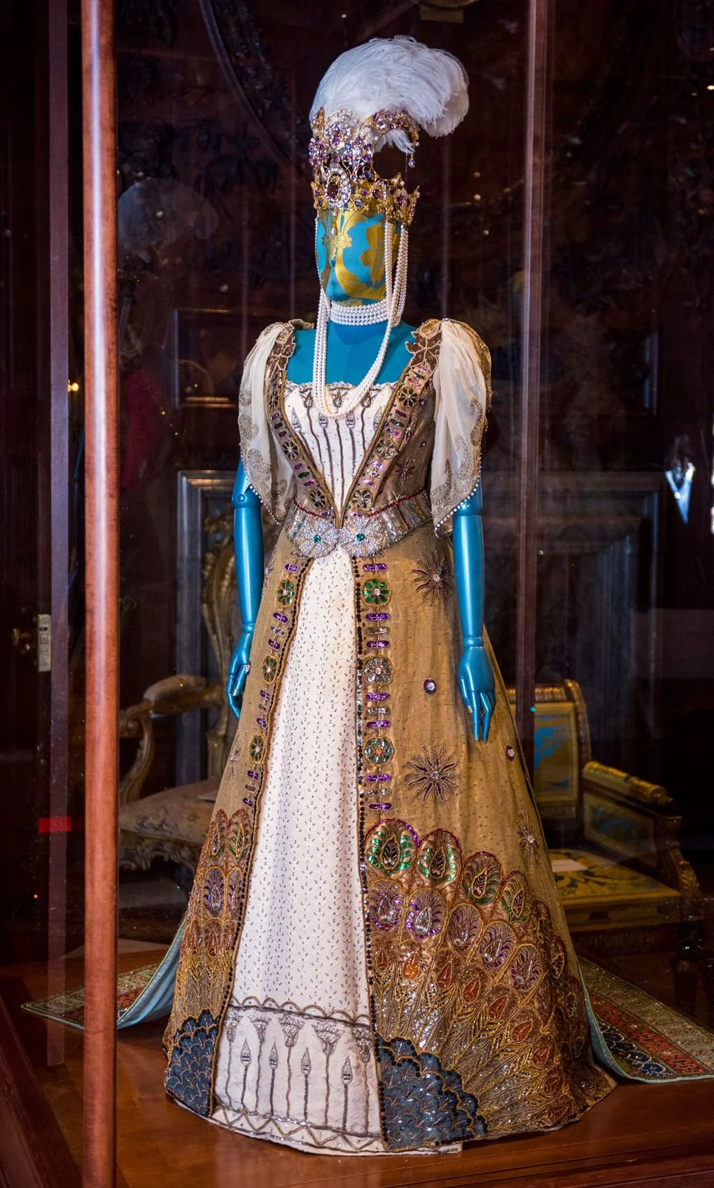 House Style: Five Centuries of Fashion at Chatsworth — CoutureNotebook