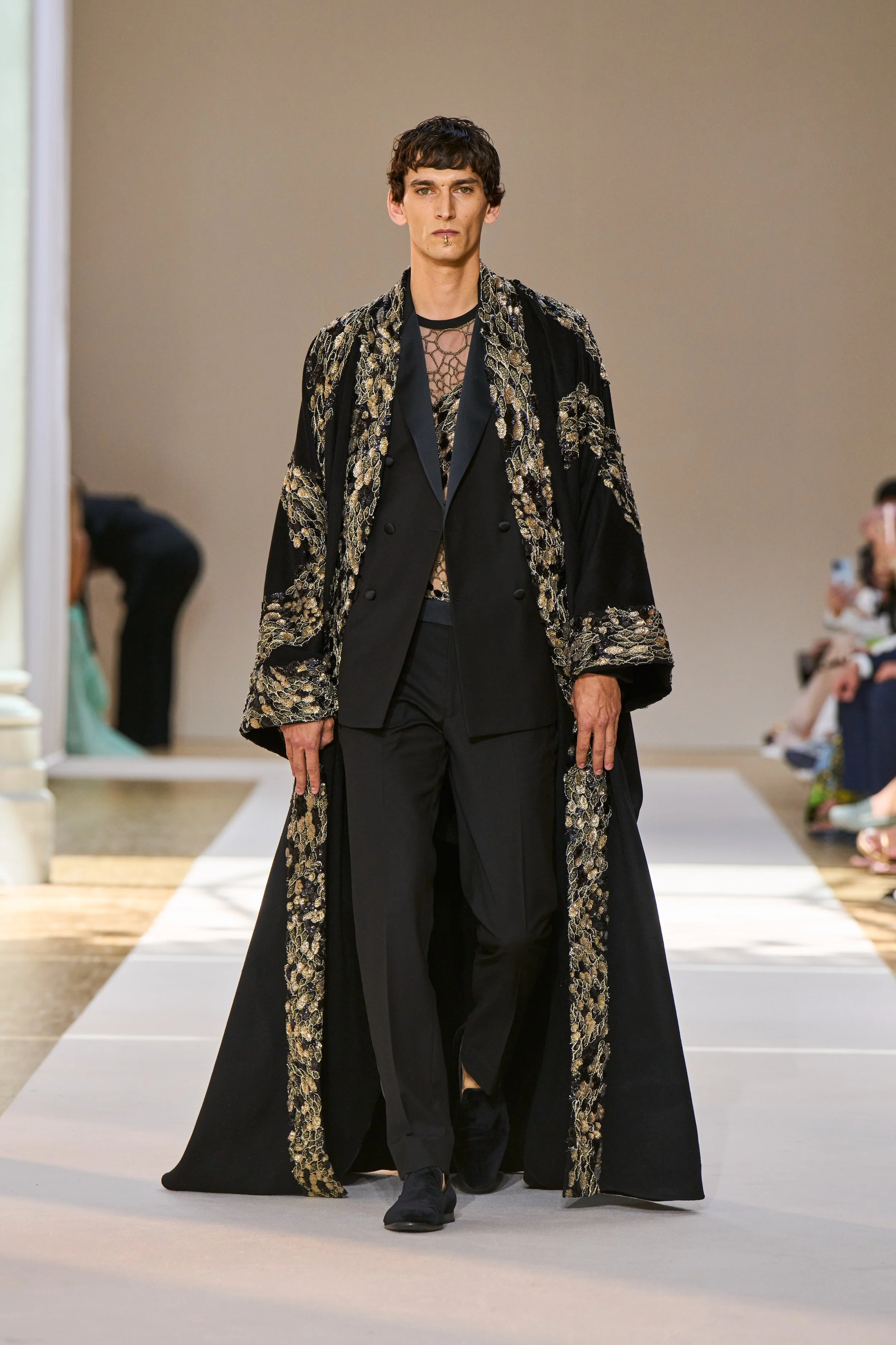 Fall 2022 Haute Couture: Elie Saab’s Beginning of Twilight ...