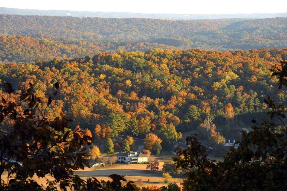 15 Spectacular Alabama Autumn Sights — Lake Martin Wave