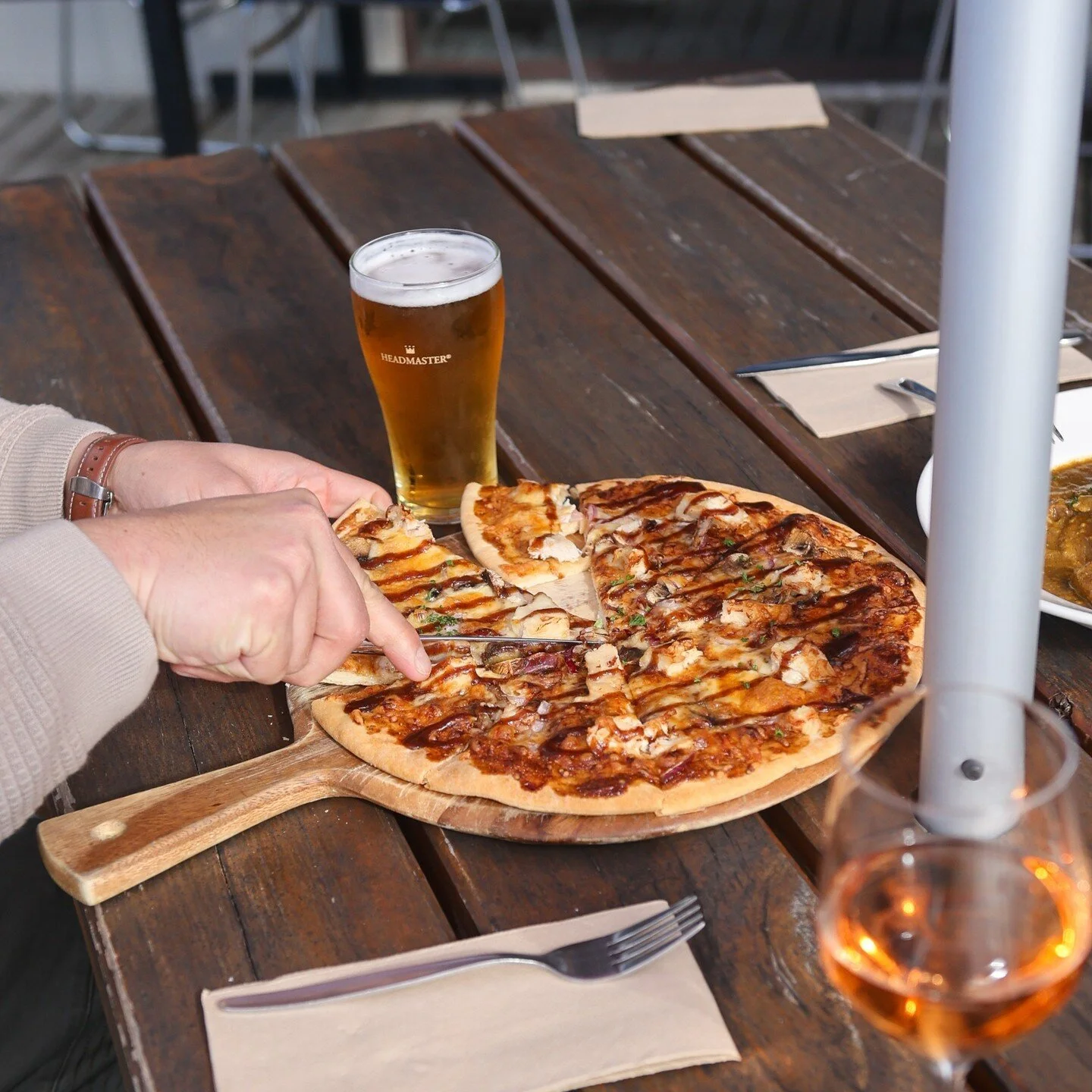 The long Boat tavern — Beachfront Bicheno