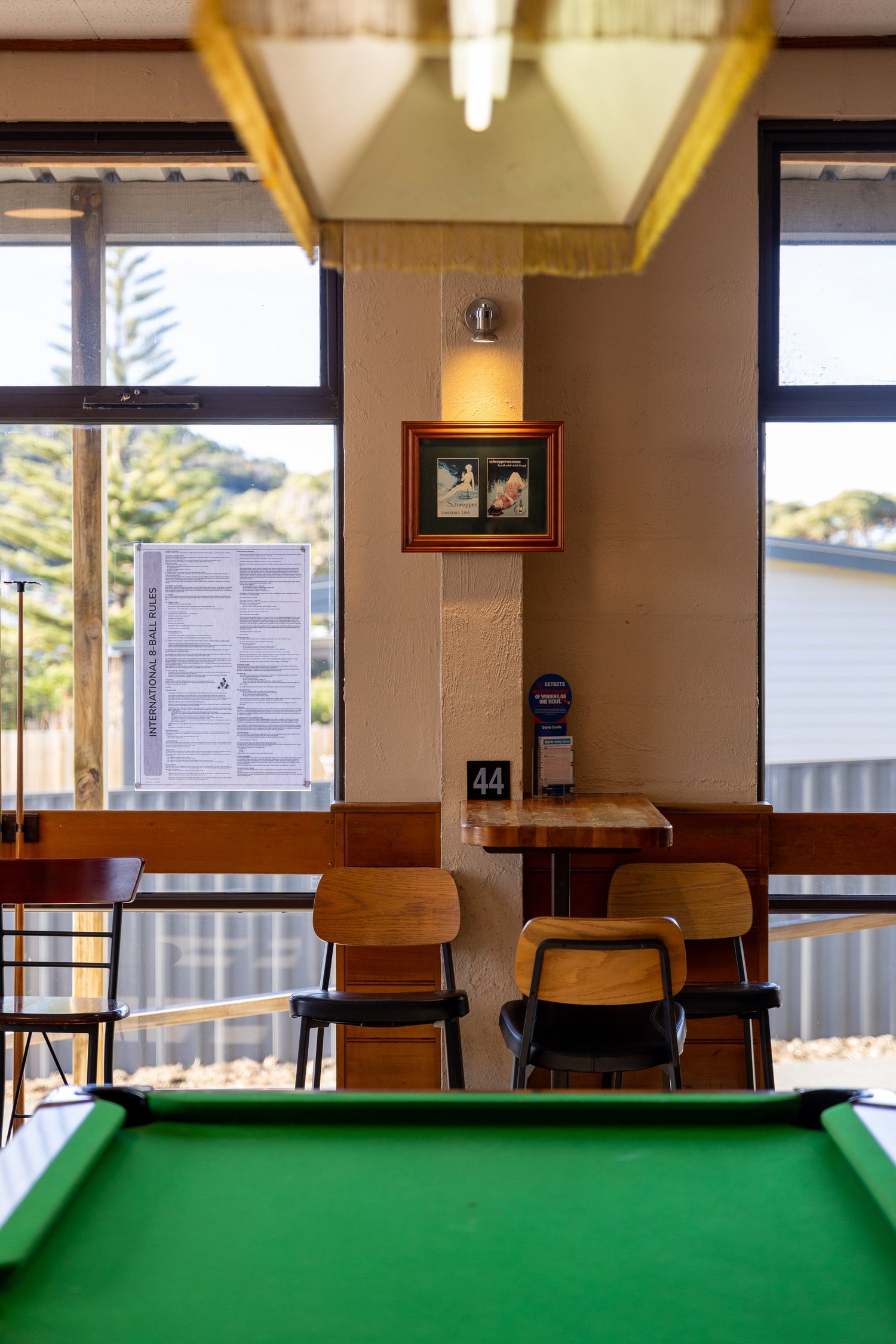 The long Boat tavern — Beachfront Bicheno