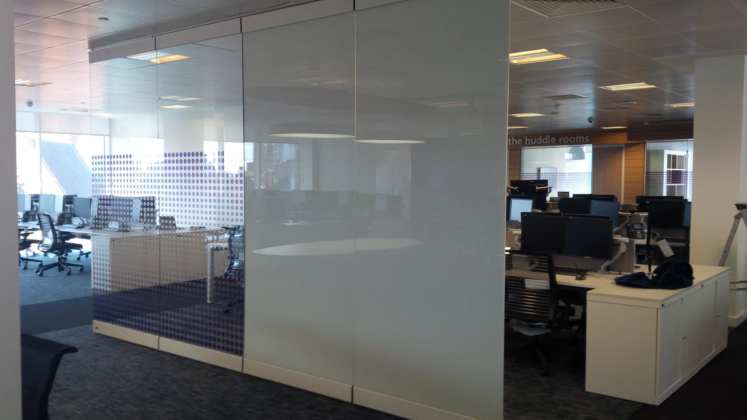 London Wall Slide | Movawall Systems