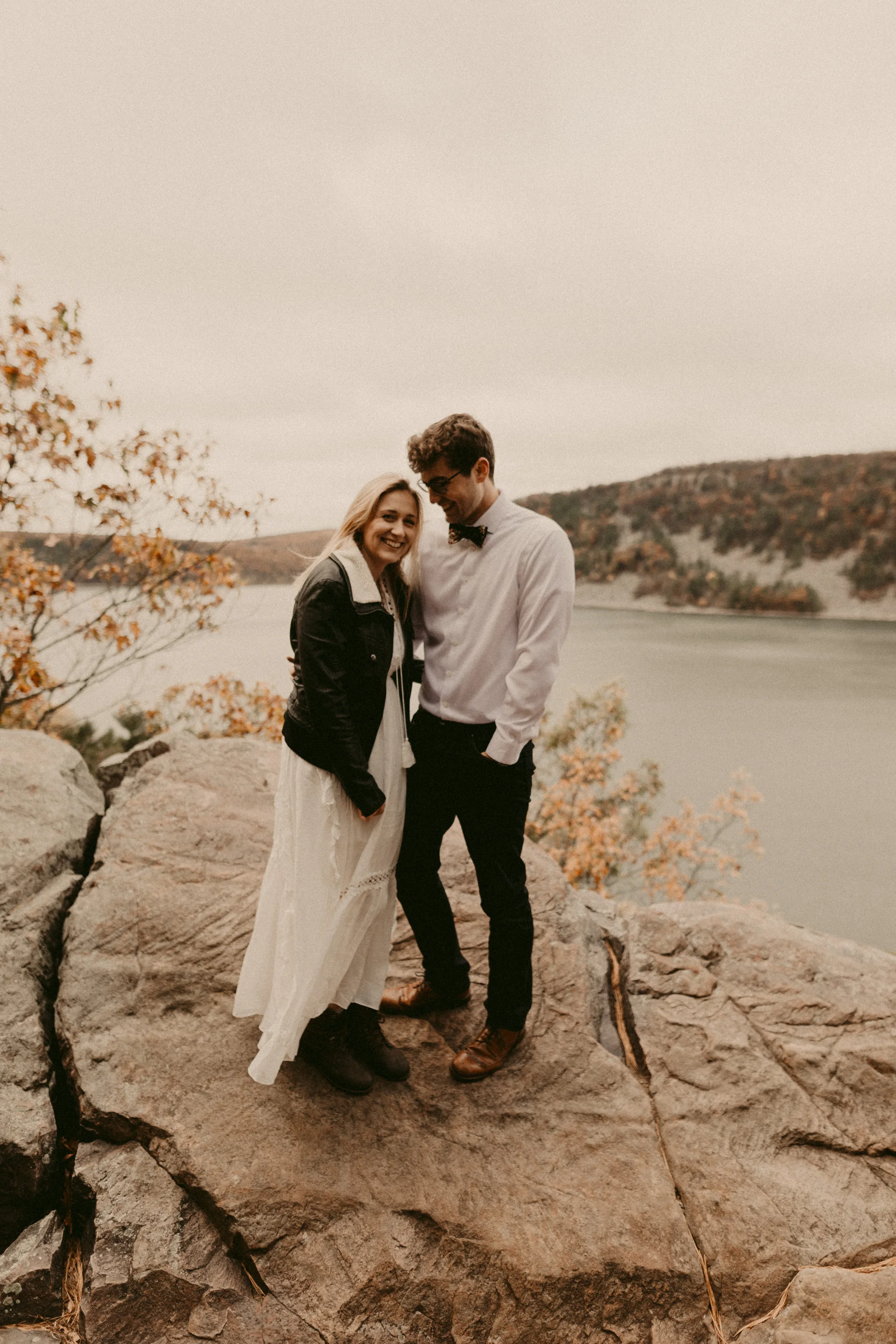 Windy Adventurous Couple Session at Devil's Lake State Park | Sydney ...