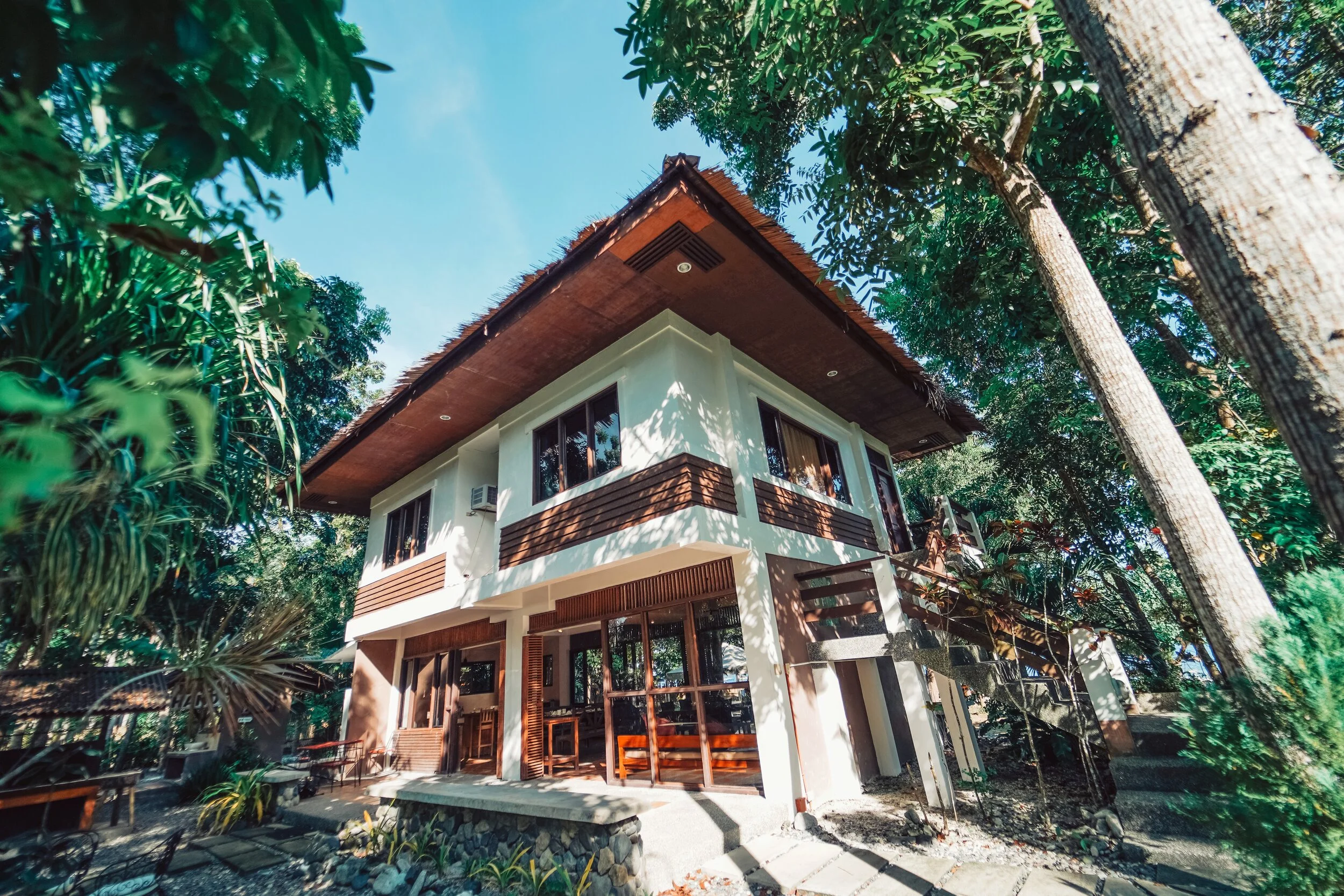 Habagat Beach Villa — TROPICAL KANAKBAI