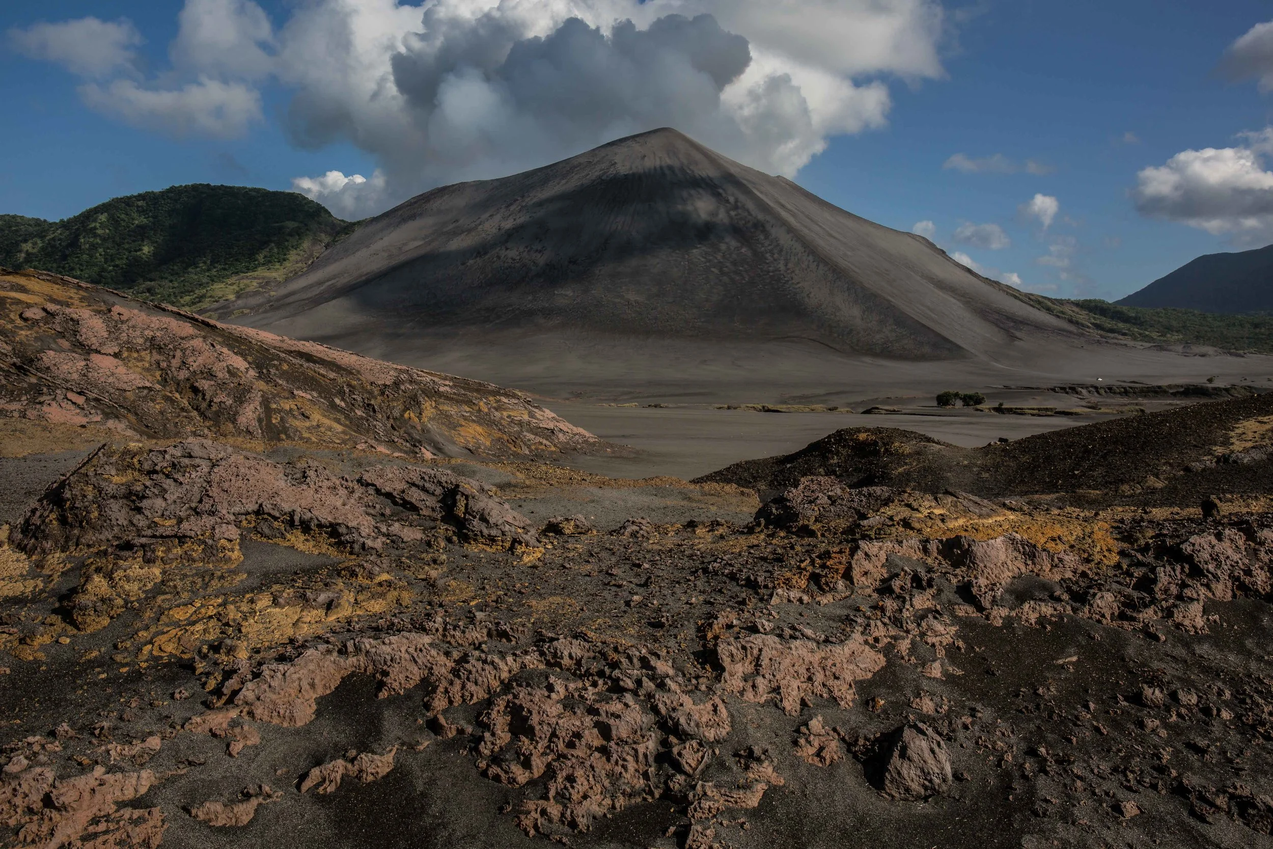 Why Visit Vanuatu's Mt Yasur Volcano — YOLO Traveller