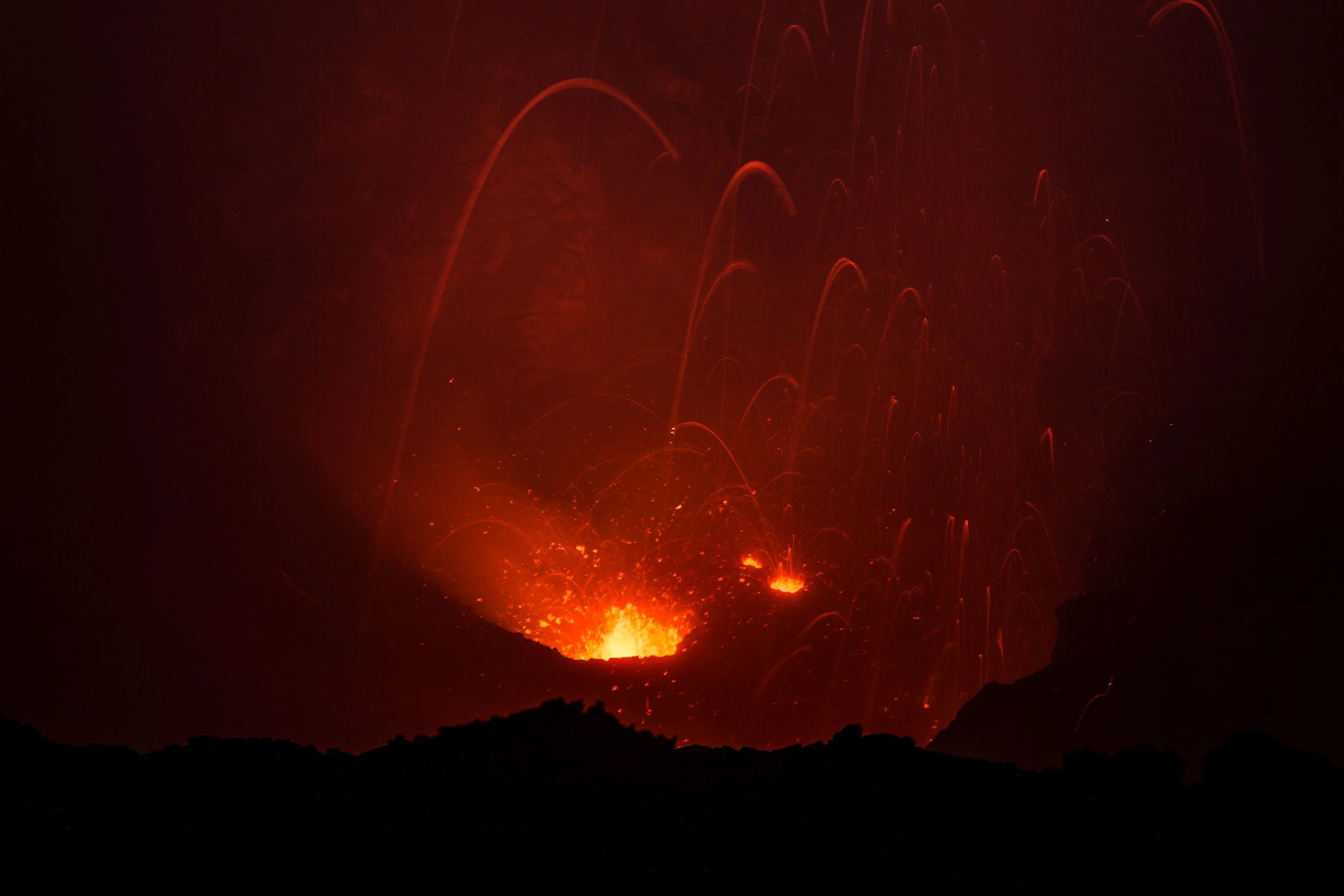 Why Visit Vanuatu's Mt Yasur Volcano — YOLO Traveller
