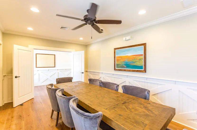 SHOWFIELD — Canalfront Builders