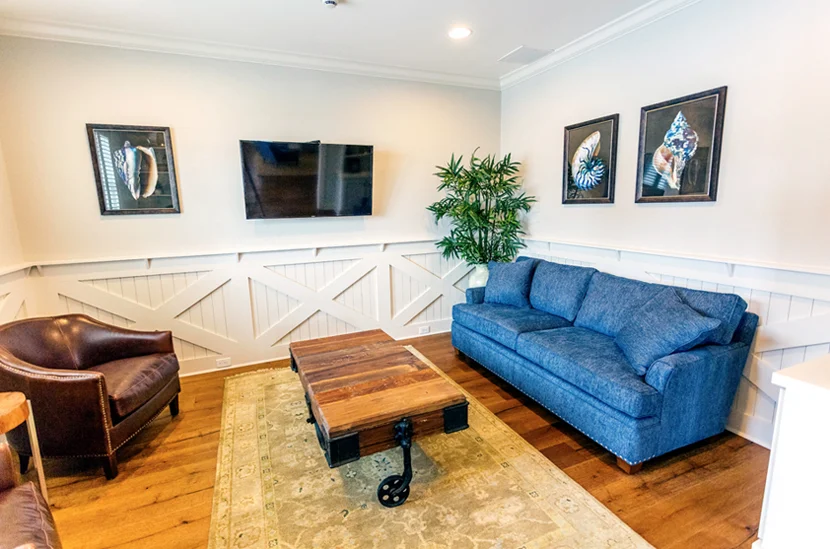 SHOWFIELD — Canalfront Builders