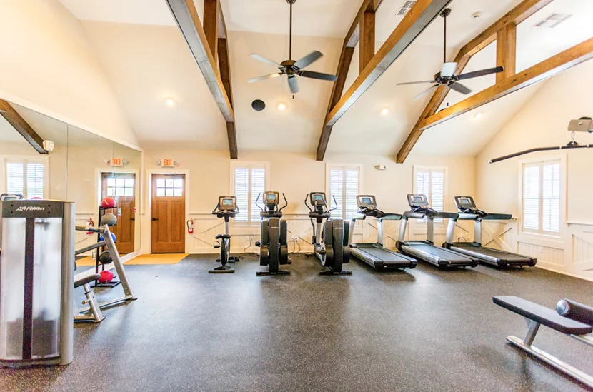 SHOWFIELD — Canalfront Builders