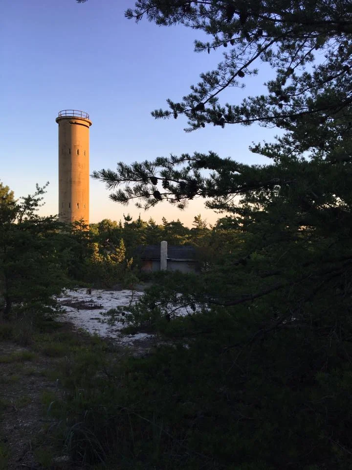 SHOWFIELD — Canalfront Builders