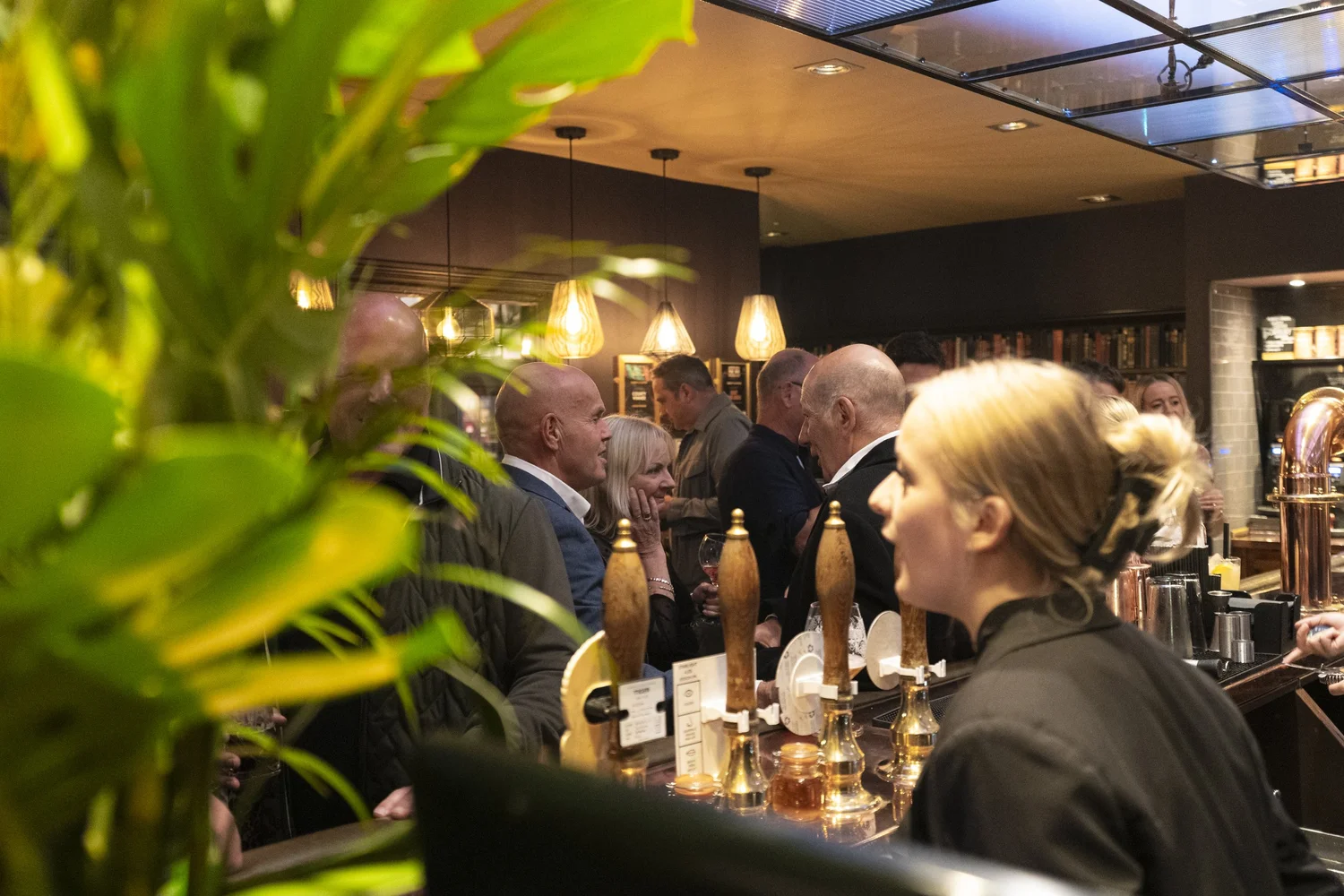 Pub — Knight + Garter