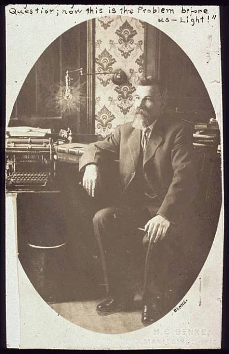 Lighting Up Christmas — Manitowoc County Historical Society
