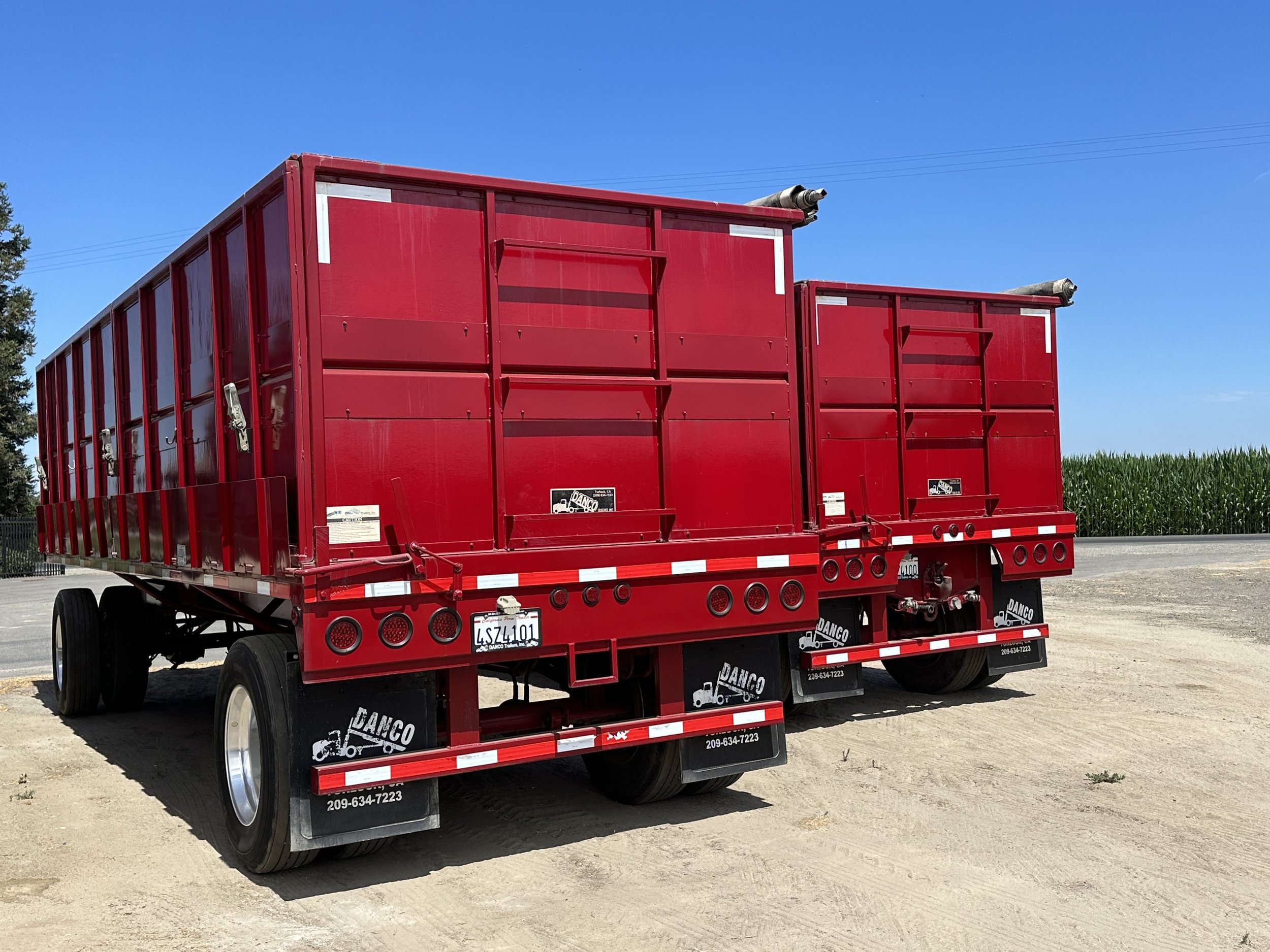 Chain Drive Side/End Dump Silage Trailers & Boxes