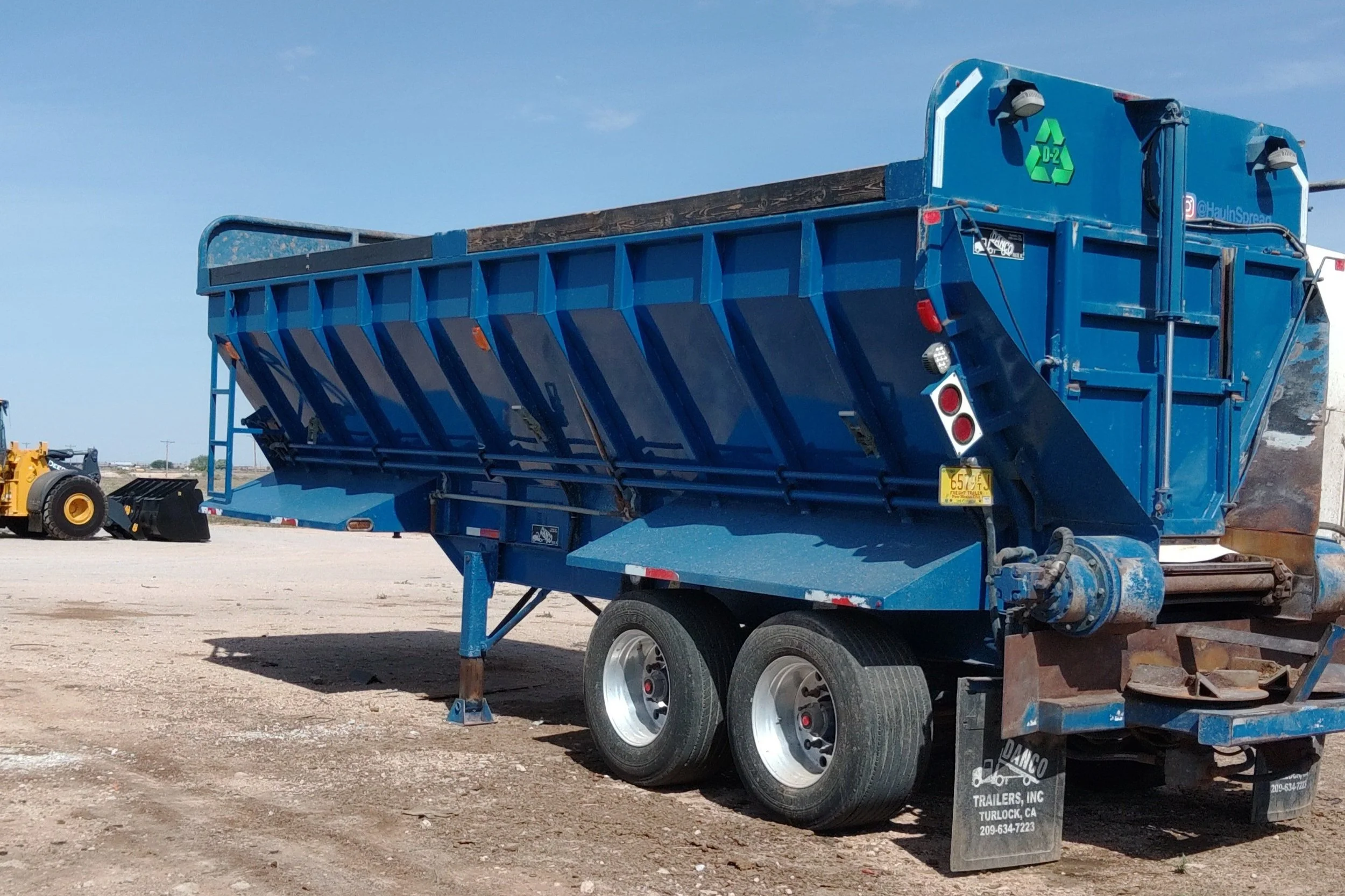 Chain Drive Side/End Dump Silage Trailers & Boxes