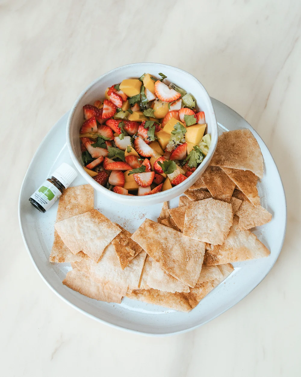 Fresh Snack Go-To's — Mango Salsa & Vegan Cheddar Popcorn — THE OILY ...