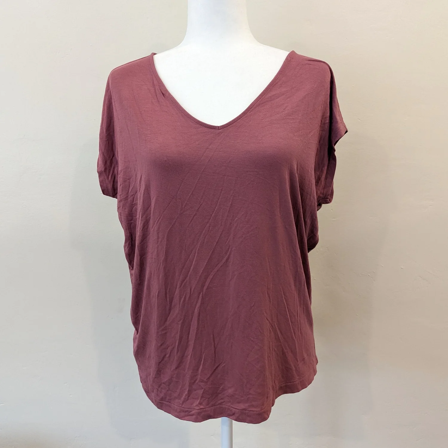 Helpsy Review: Tahari Women's Secondhand Clothes — From Pennies to Plenty