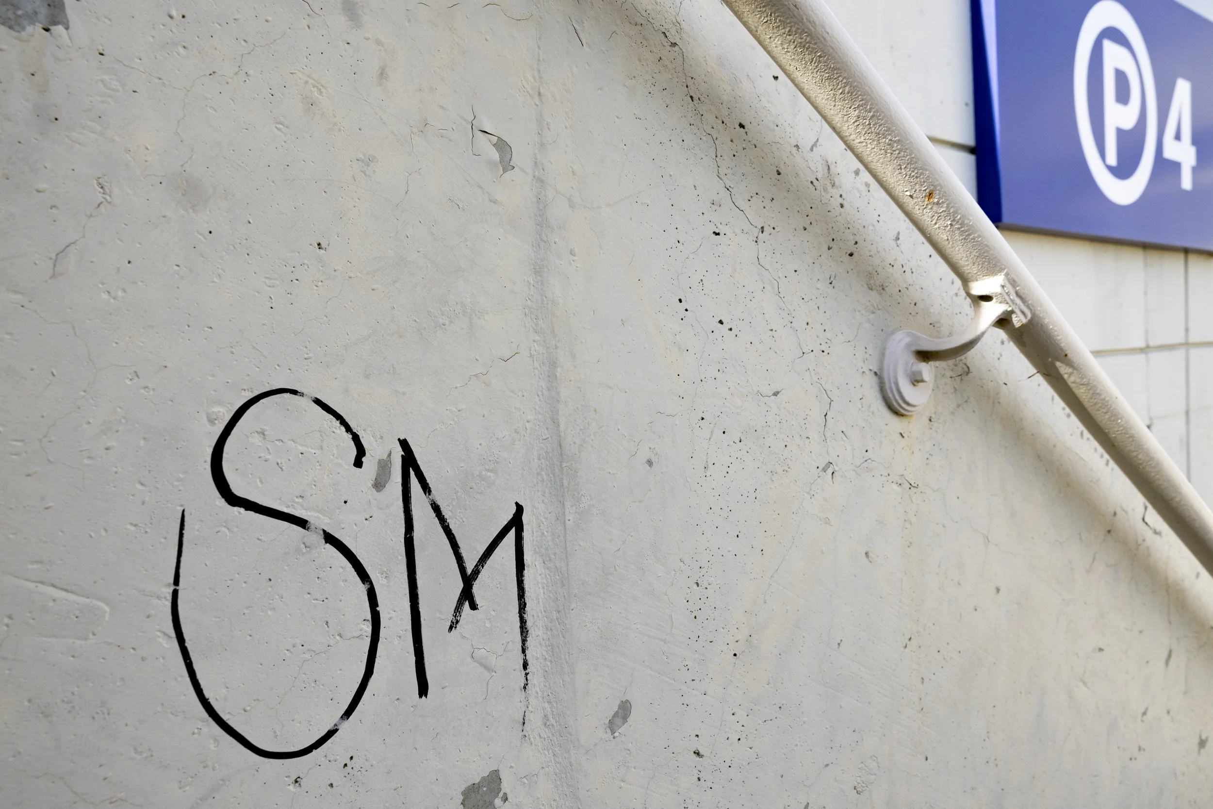 SM13 gang graffiti found on SMC main campus — The | Corsair
