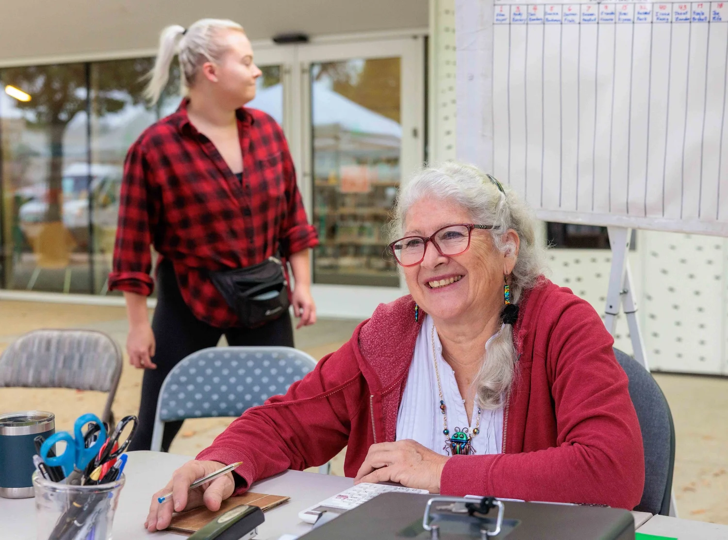 Mother’s Day Glass Sale takes over Pico Farmers Market, Courtesy of SMC ...