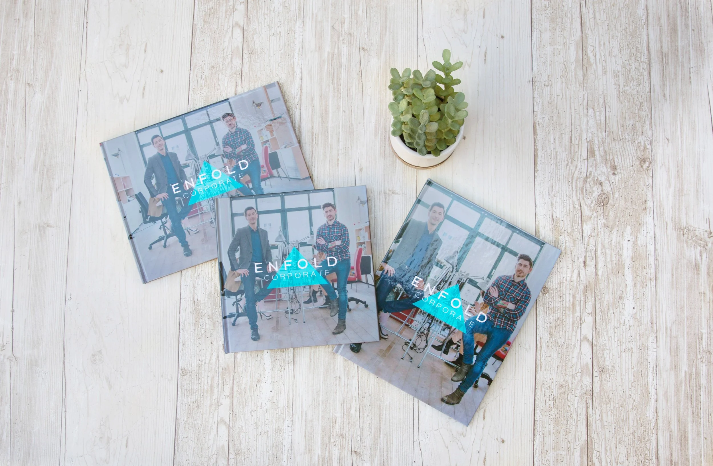 How To Make a Yearbook with Mixbook