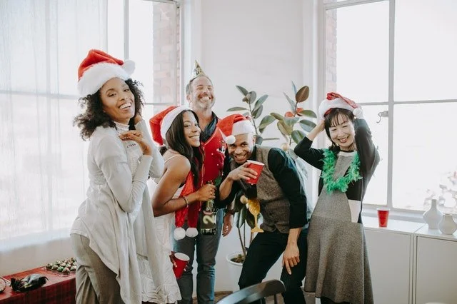 4 Gift Ideas You Should Buy for Your Employees for Christmas — Mixbook ...