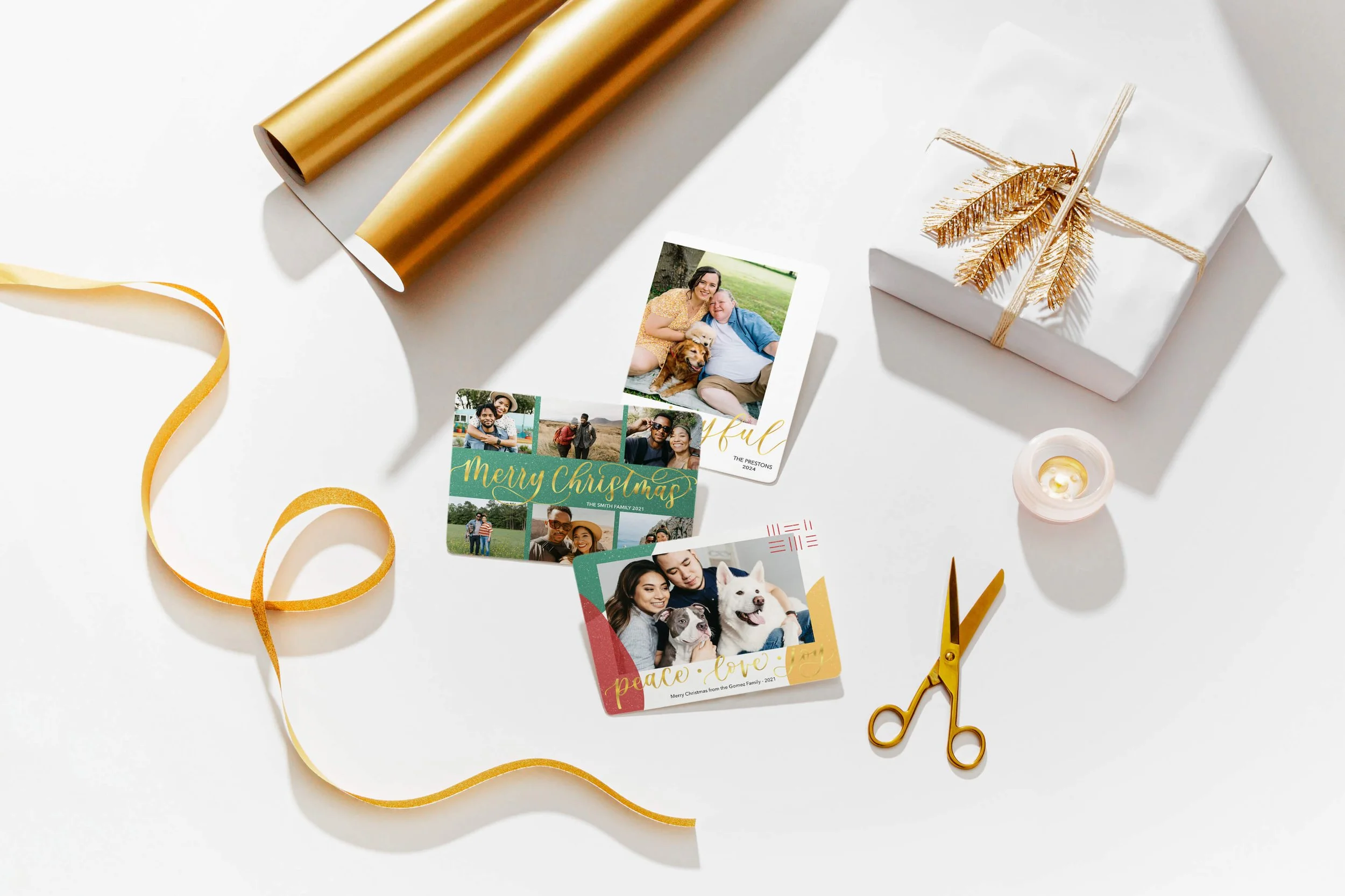 Celebrate the Season with Trendy Holiday Cards from Mixbook