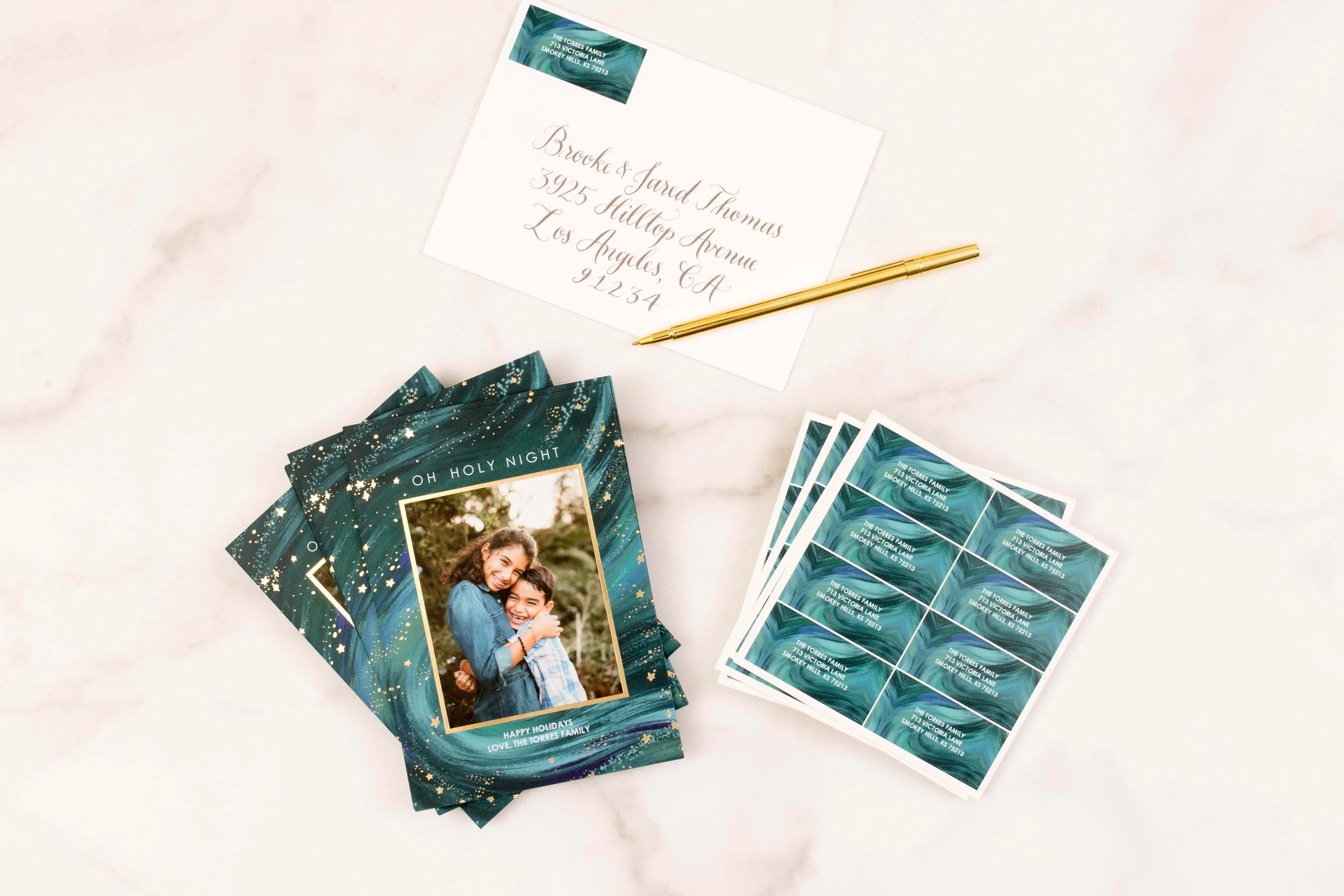 Celebrate the Season with Trendy Holiday Cards from Mixbook